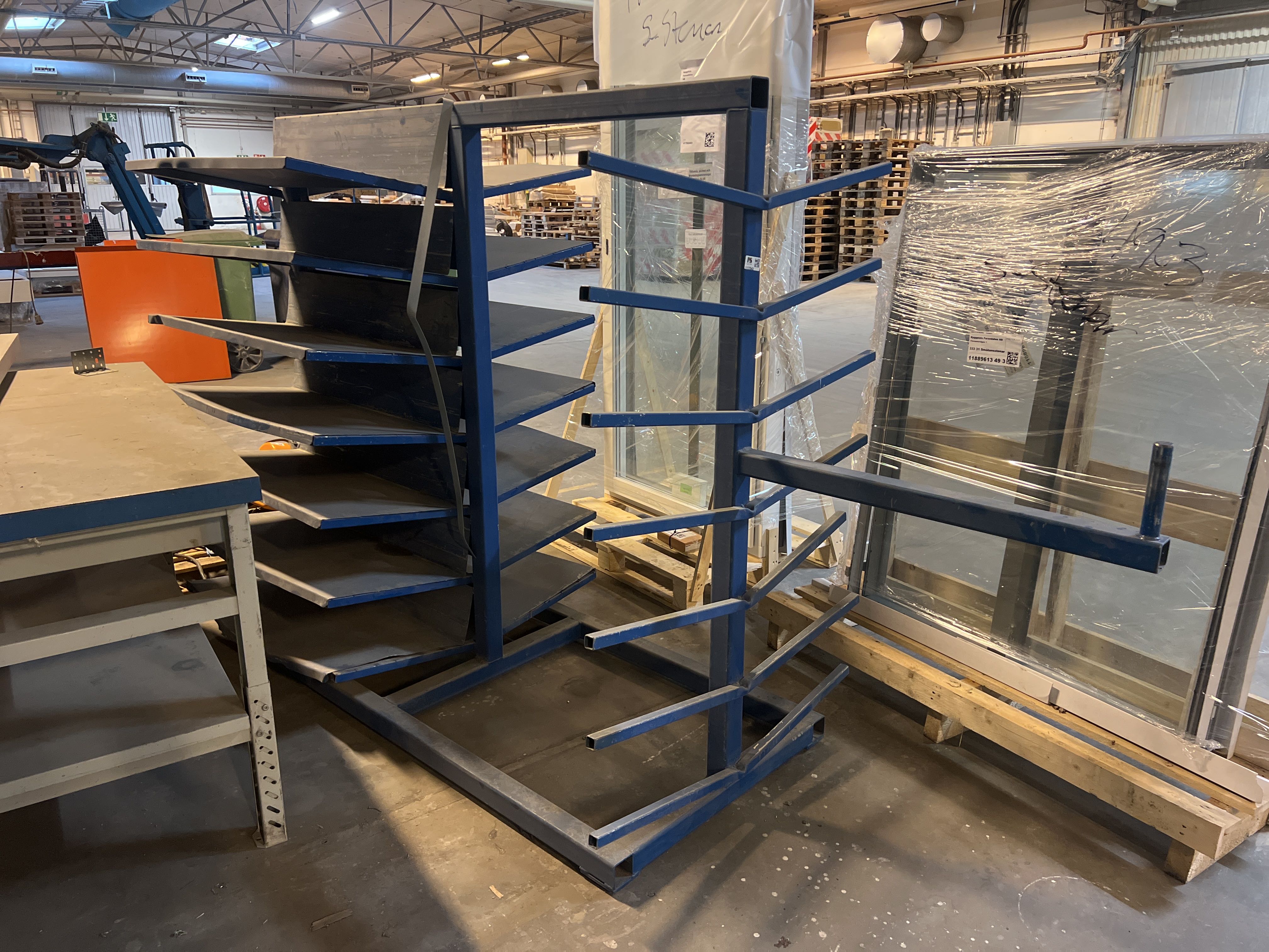 Workbench & Material rack - PS Auction - We value the future - Largest ...