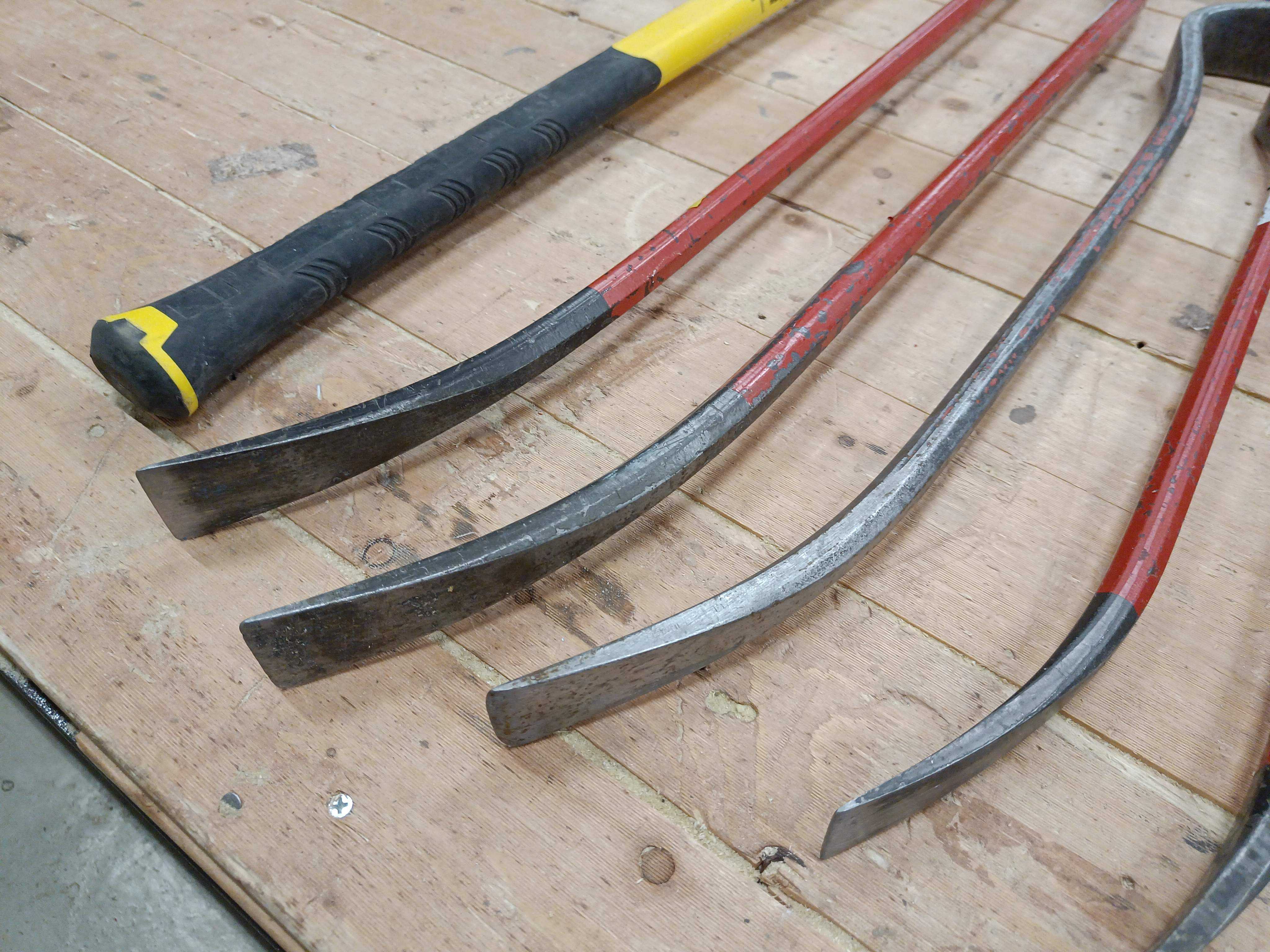 Crowbar & Sledgehammer - PS Auction - We value the future - Largest in net auctions