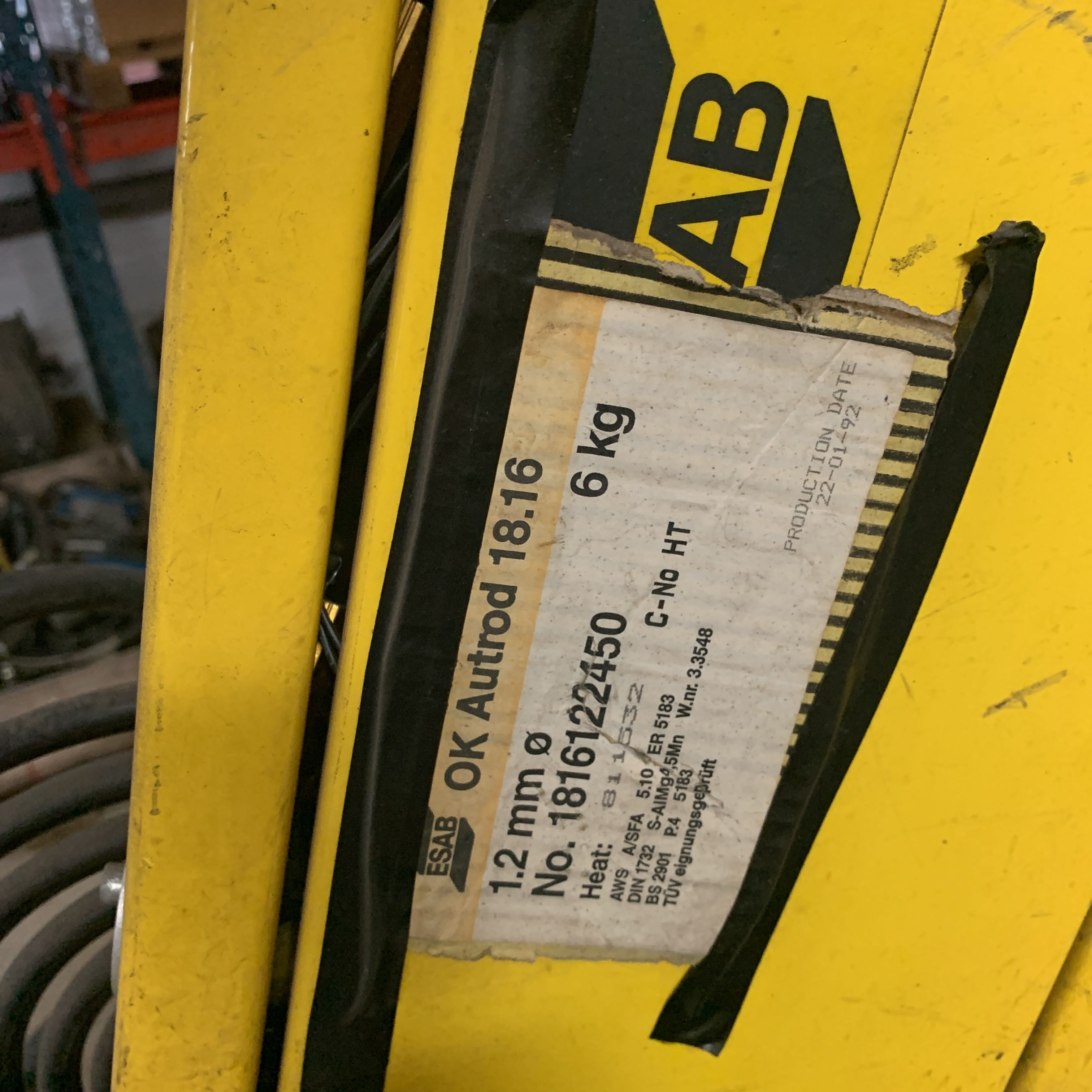 Mig-Svets ESAB LUA 400, feeder and extractor - PS Auction - We value ...