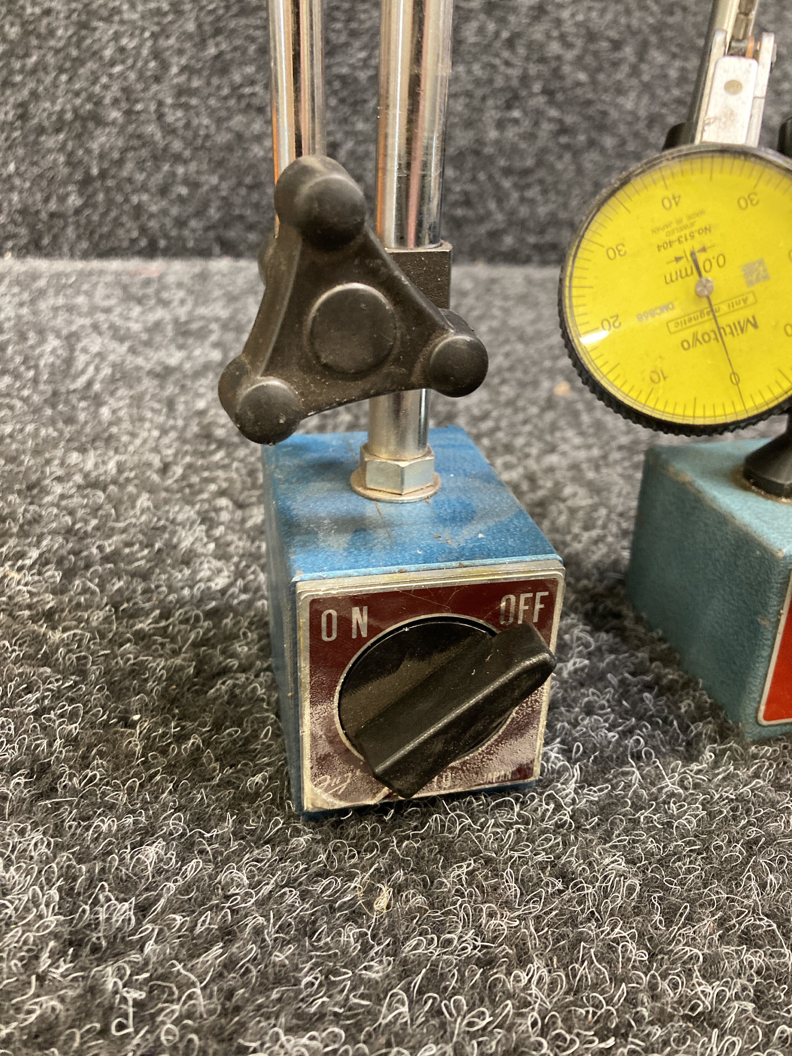 Universal stand with indicator clock and rocker indicator - PS Auction ...