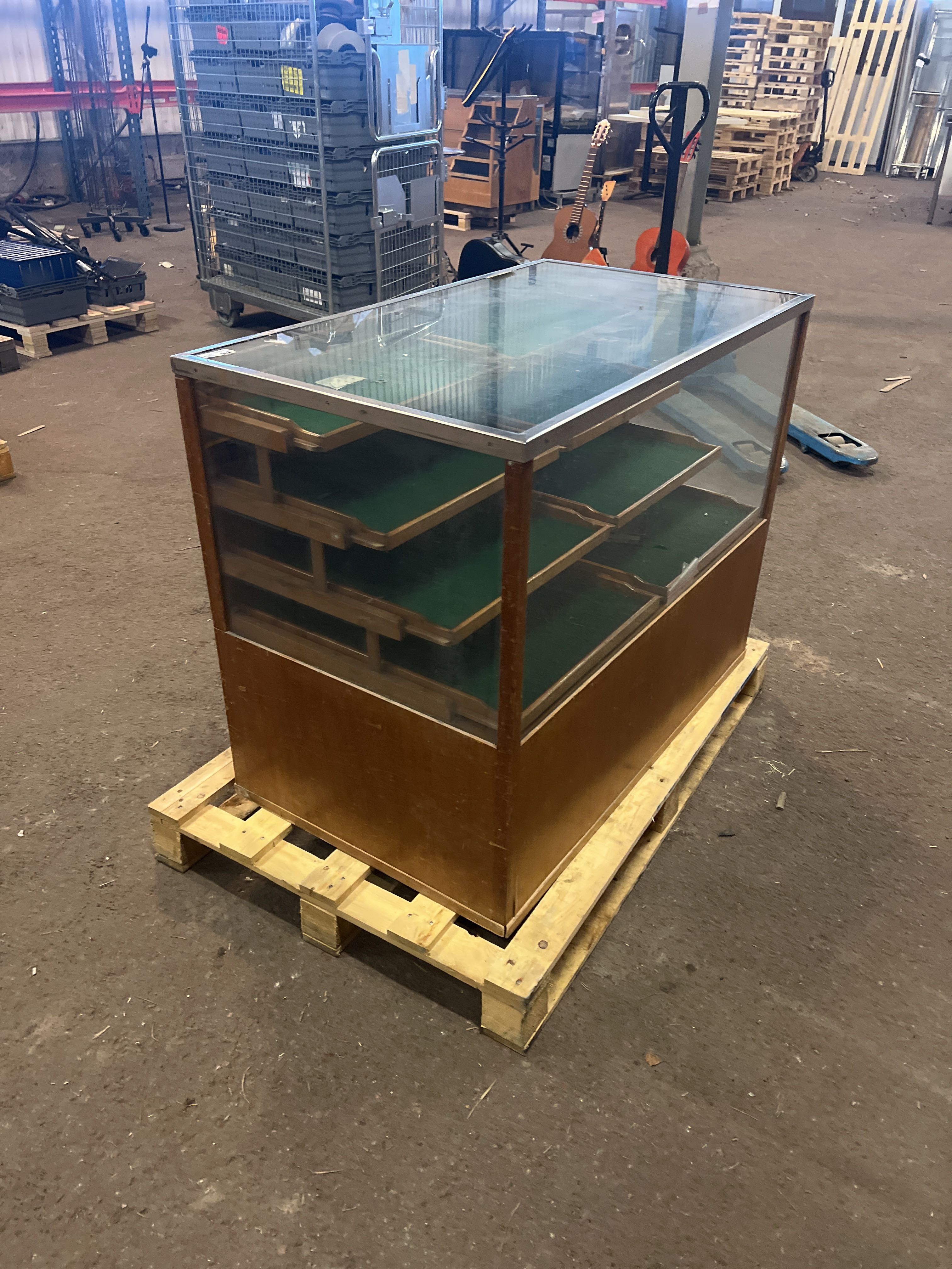 Small merchant counter 102cm 8 drawers - PS Auction - We value the ...