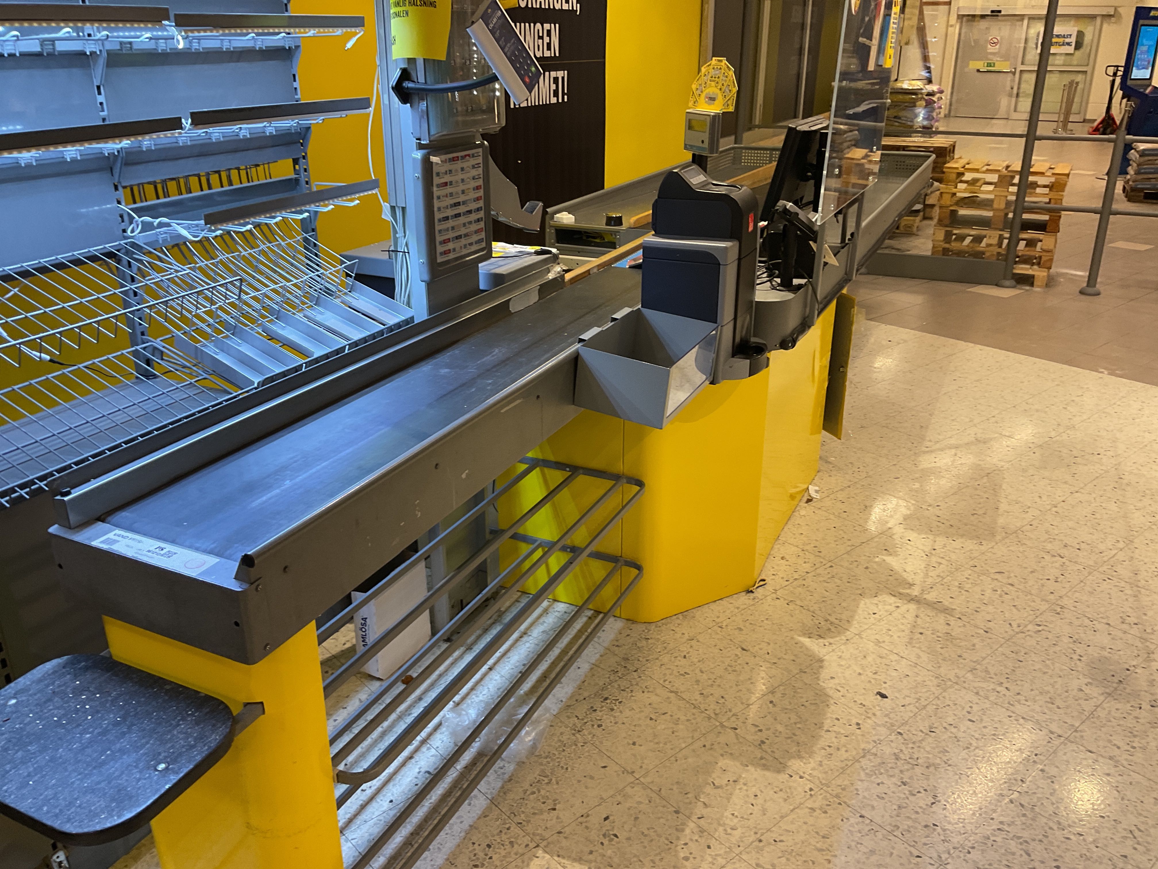 Cash desk with conveyor belt - PS Auction - We value the future ...