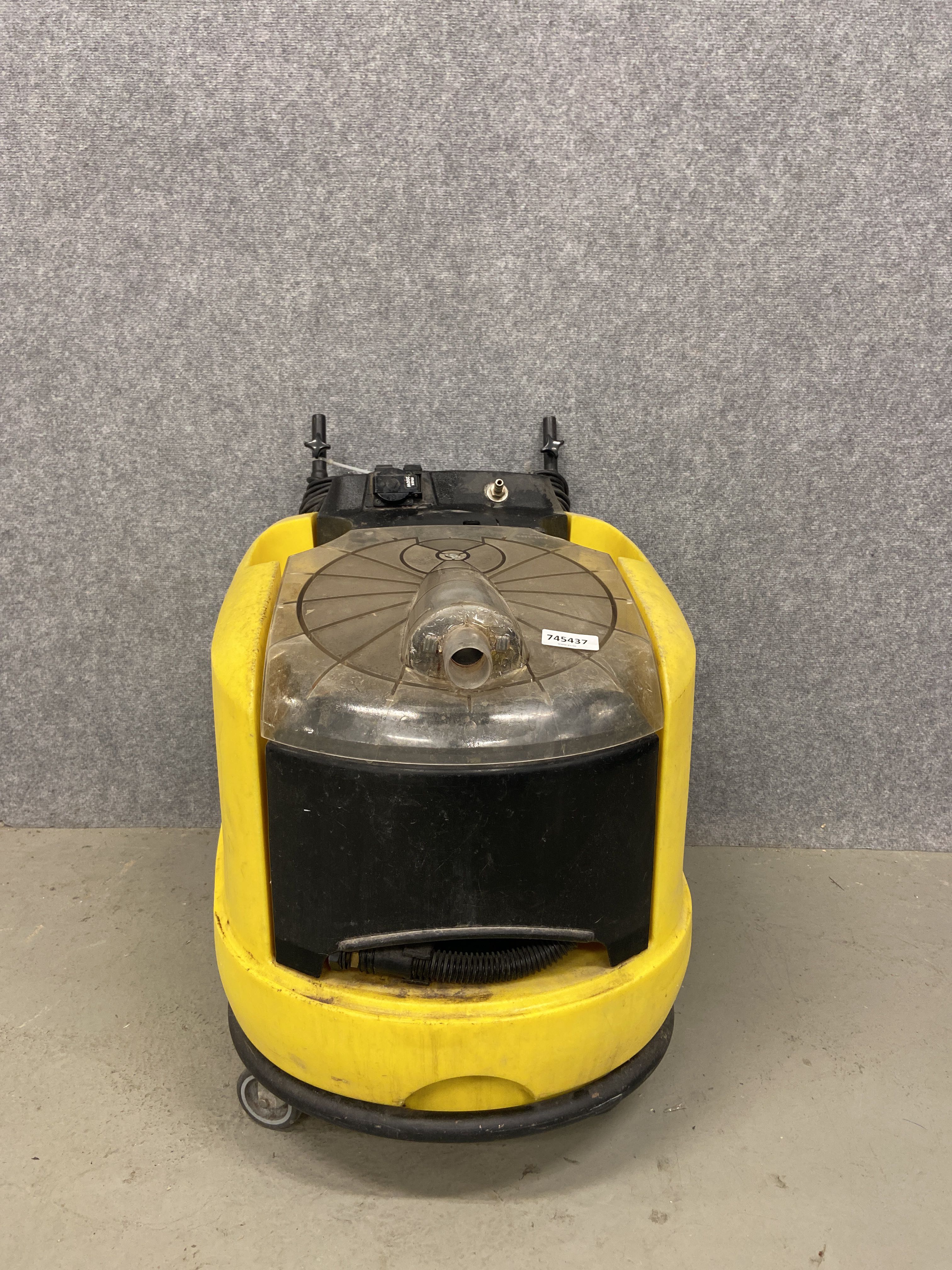 Furniture and Carpet Cleaning Kärcher Puzzi 400 - PS Auction - We value ...