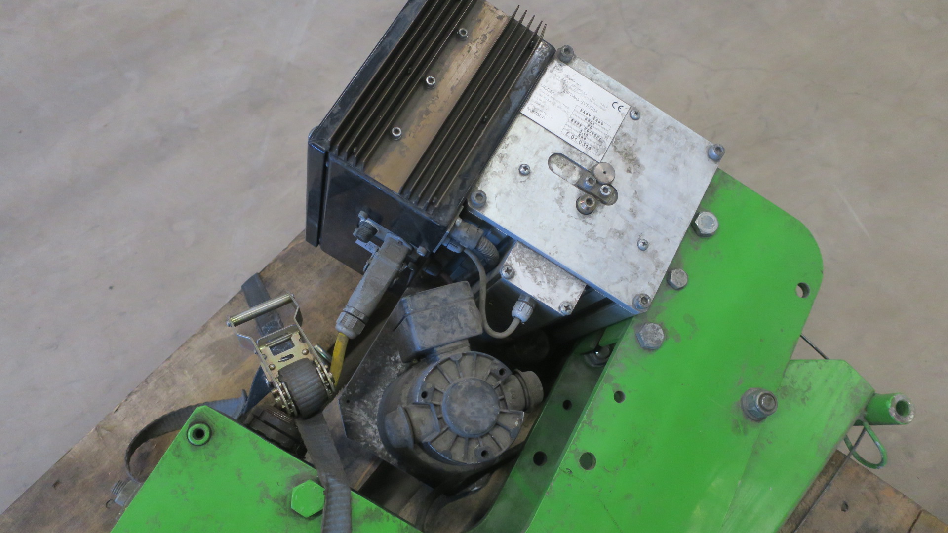 Pillar Crane Indeva Easy E80C - PS Auction - We value the future ...