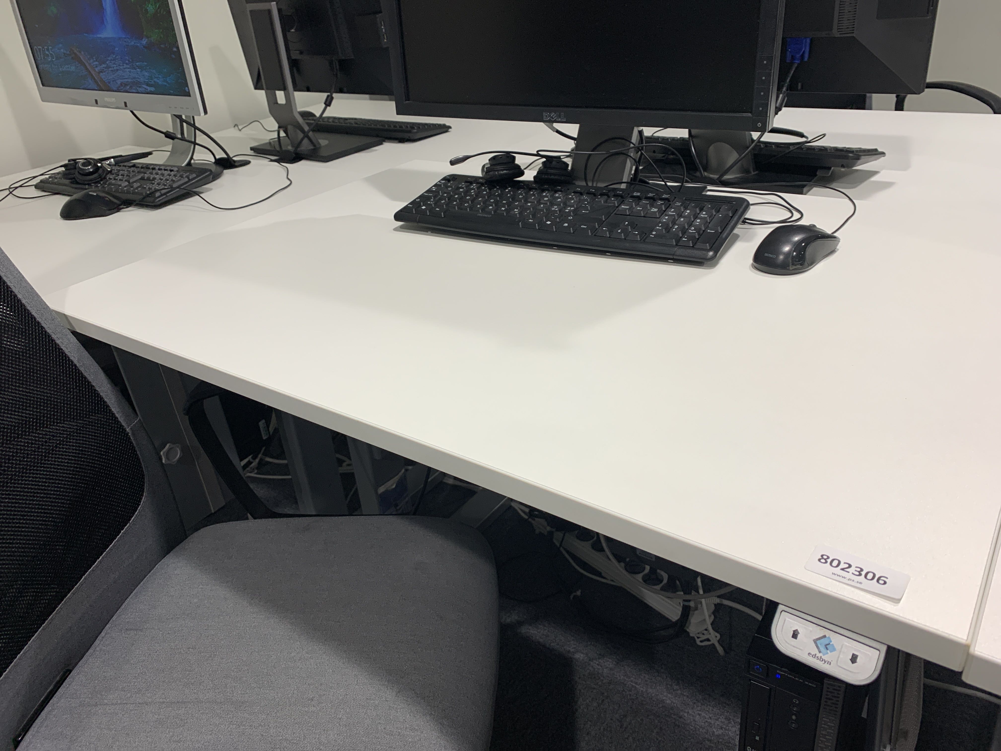 Raise-lower desk from Edsbyn - PS Auction - We value the future ...