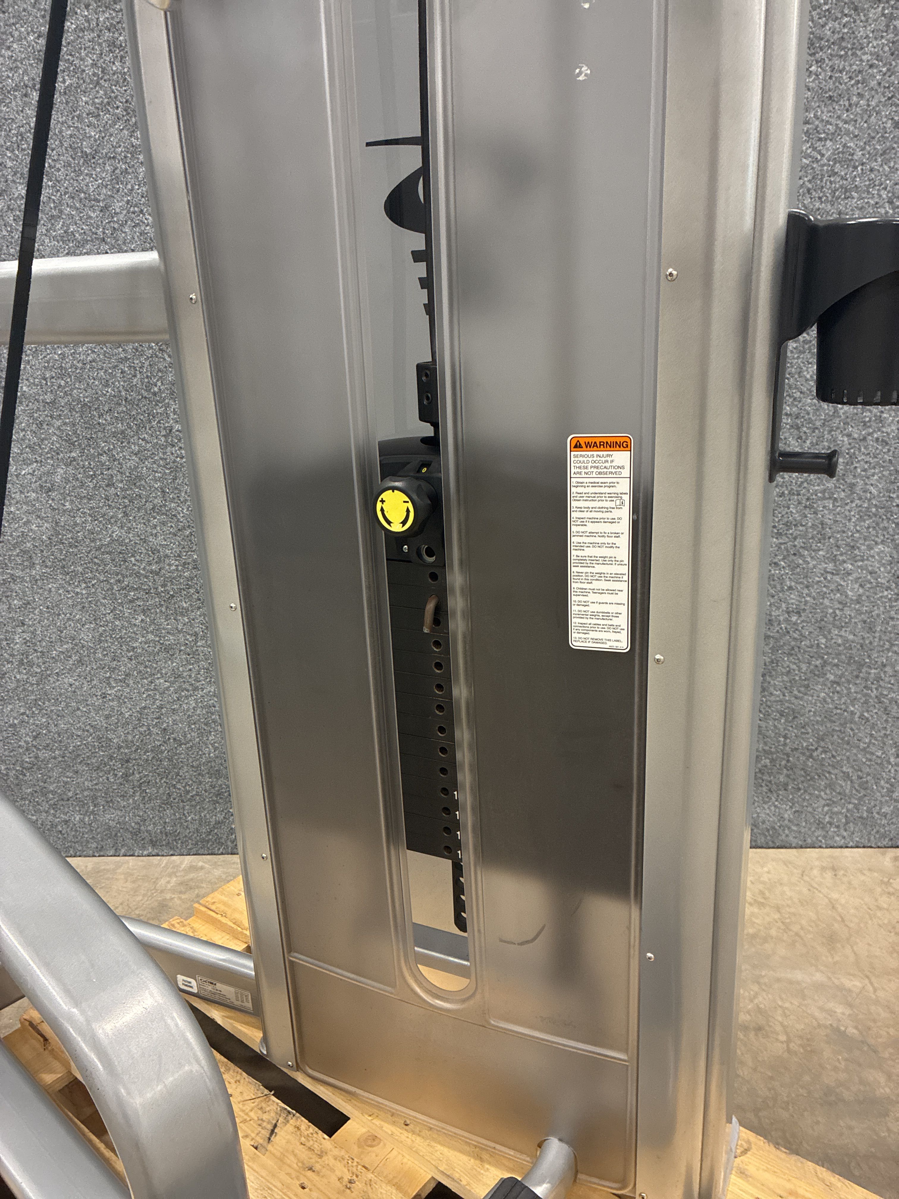 Standing calf press, Cybex VR3 - PS Auction - We value the future ...