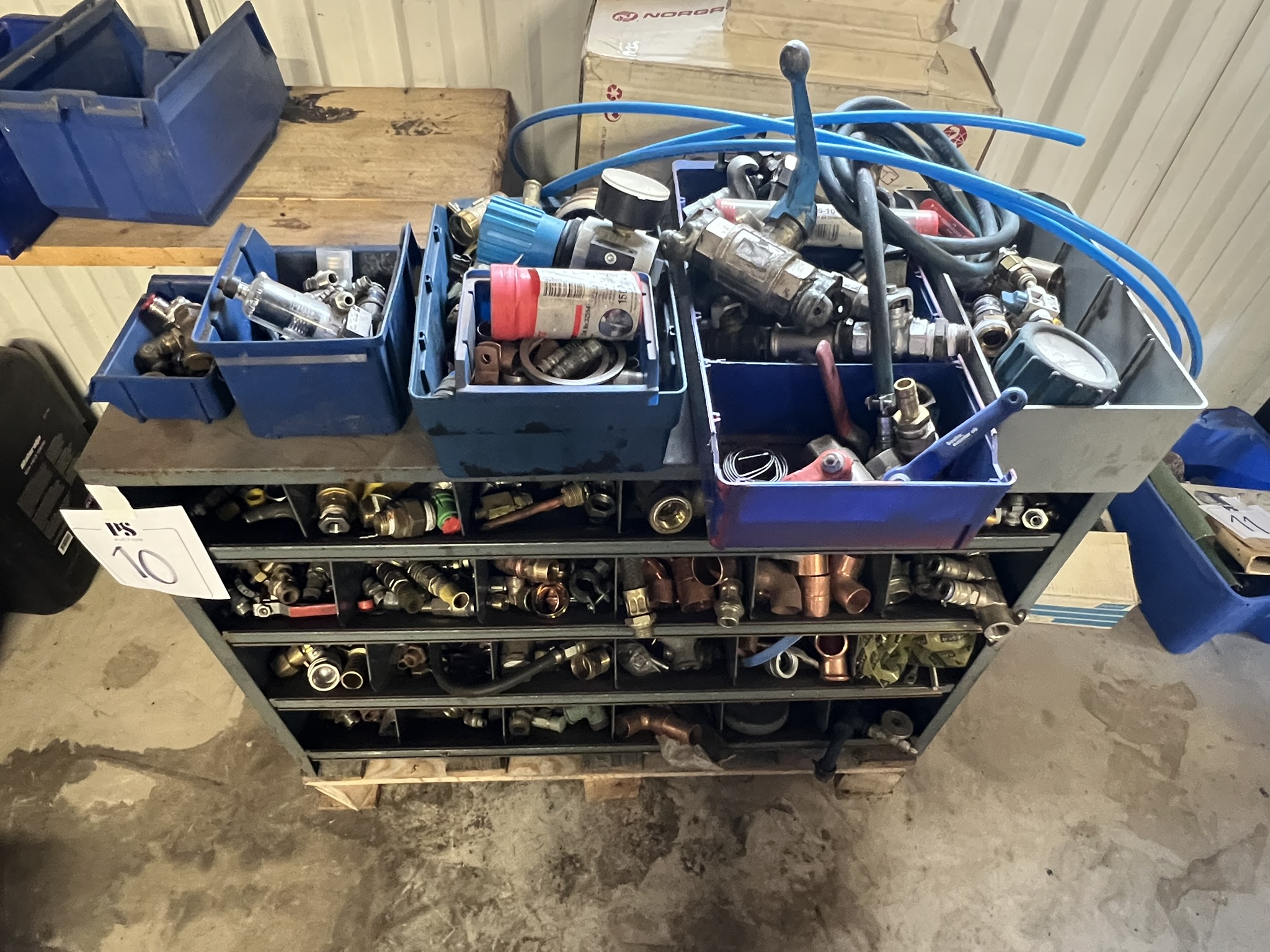 Assortment shelf with contents - PS Auction - We value the future ...