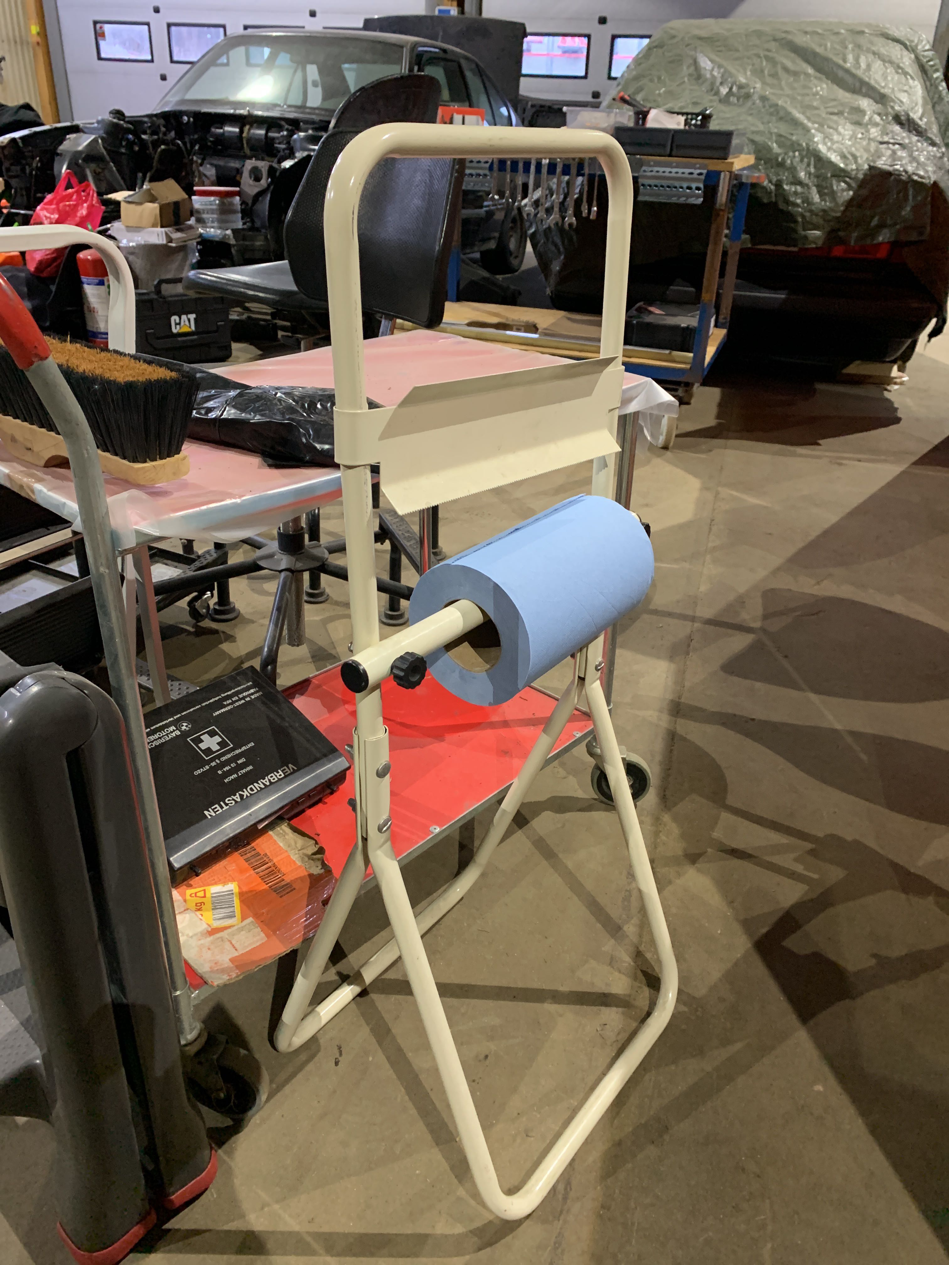 Fitters, wheelchair, workshop trolley, stairwell, - PS Auction - We ...