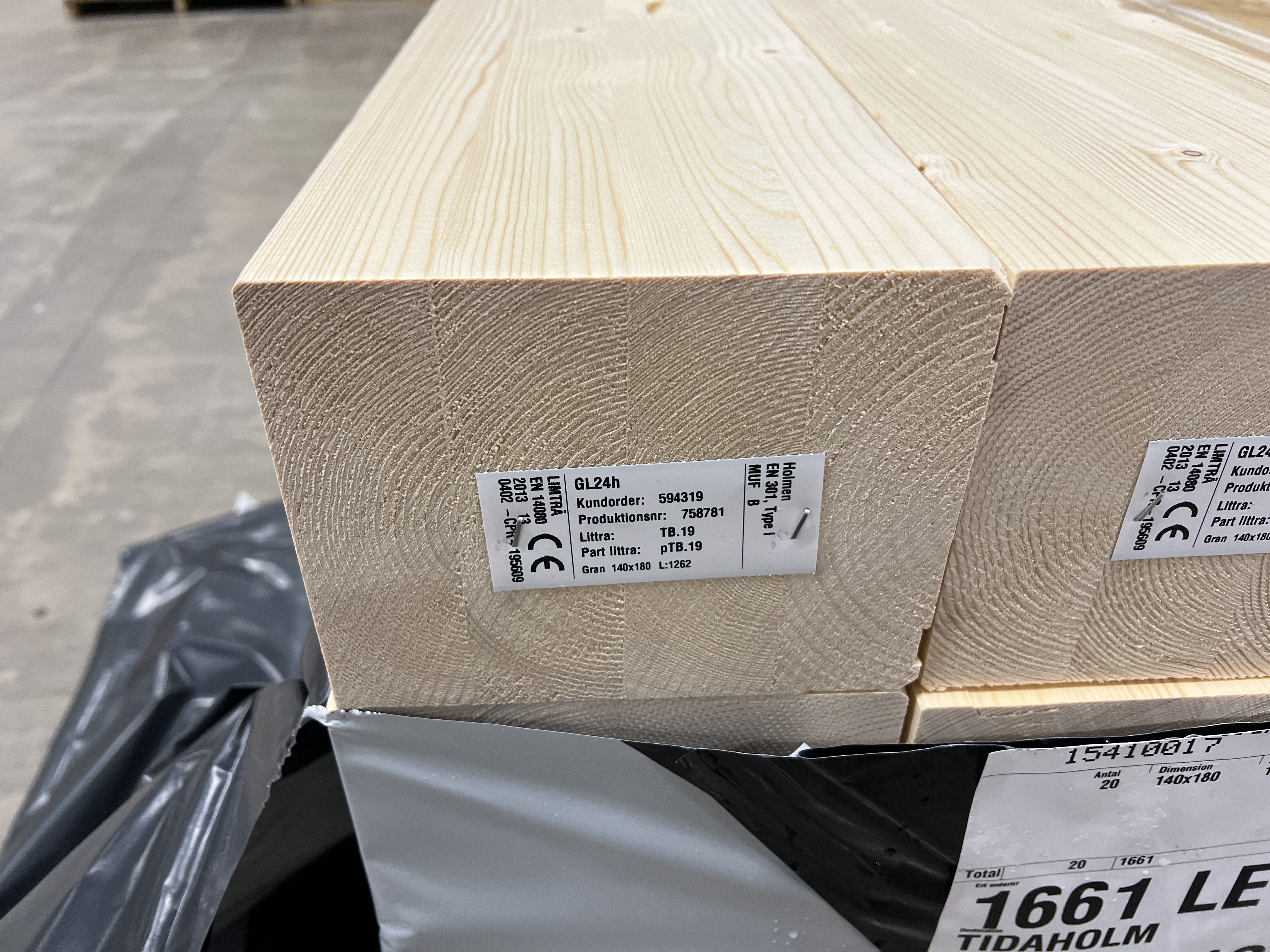 Glulam beam 140x180x1262mm, Holmen - PS Auction - We value the future ...