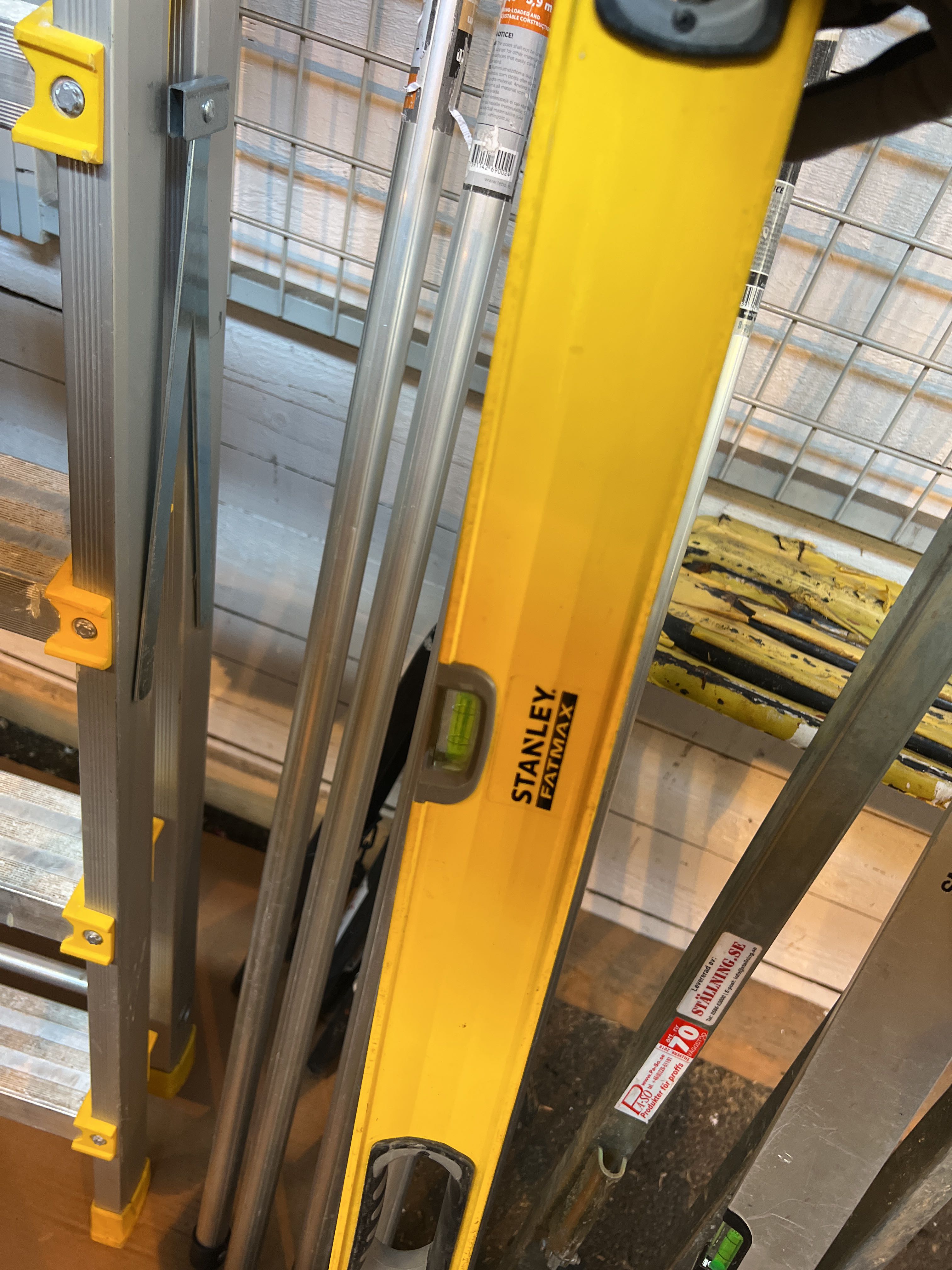 Plaster stand, trestles, ladder and spirit level - PS Auction - We ...