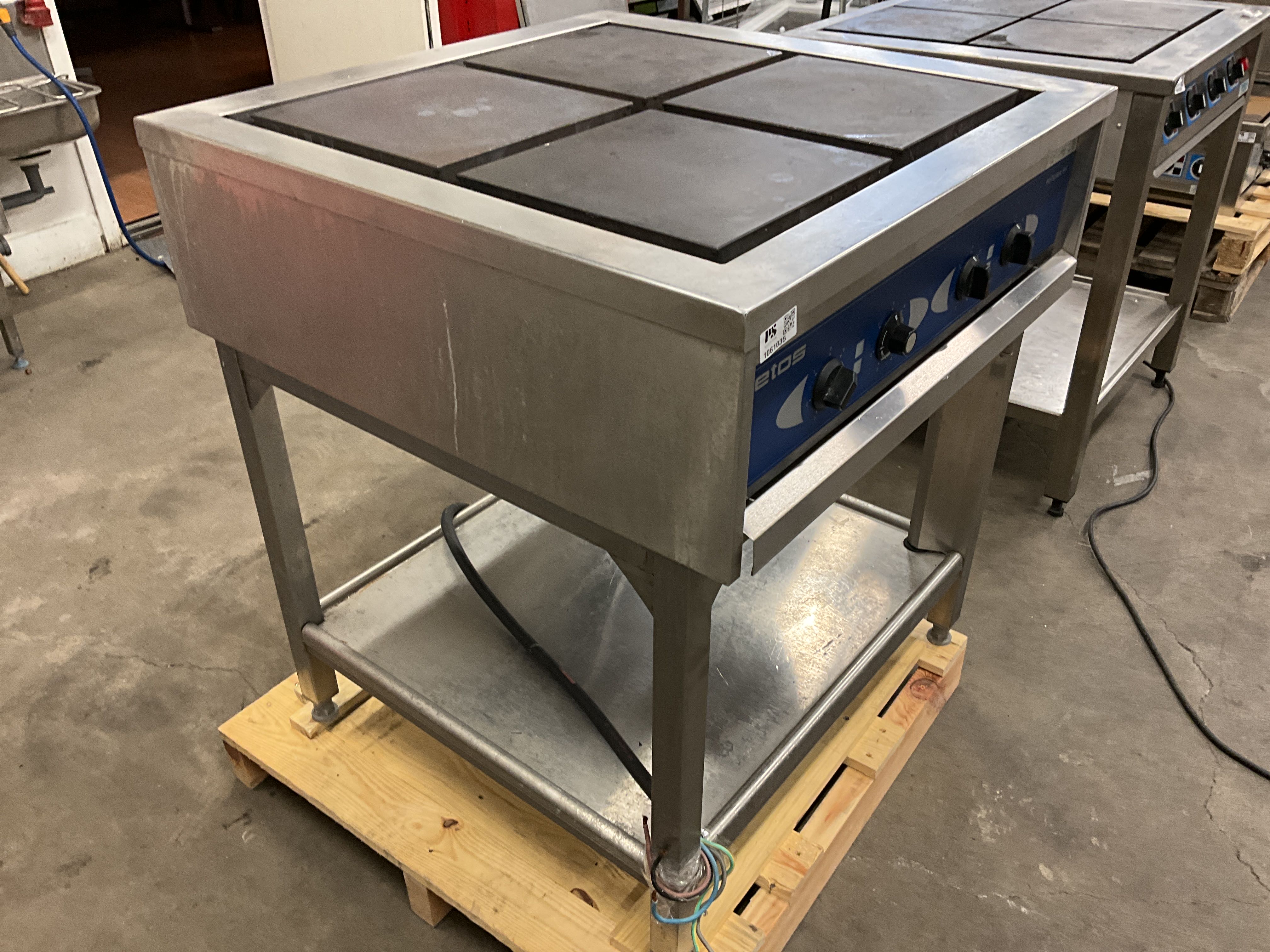 Stove Metos Futura - PS Auction - We value the future - Largest in net ...
