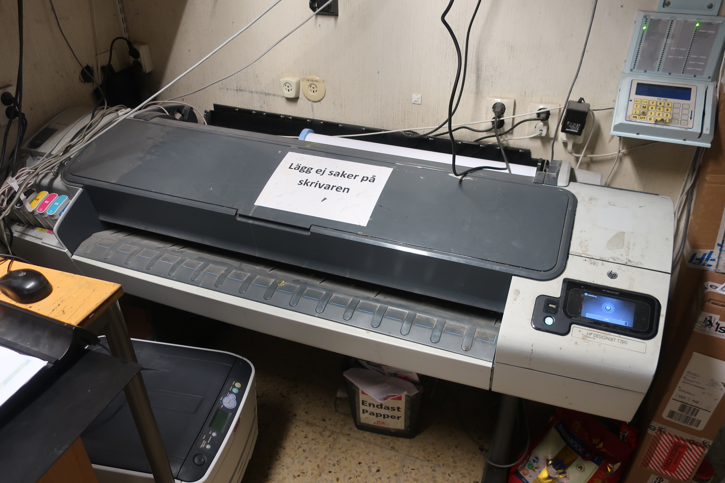 Large format printer, HP DeisgnJet T790 ePrinter - PS Auction - We ...
