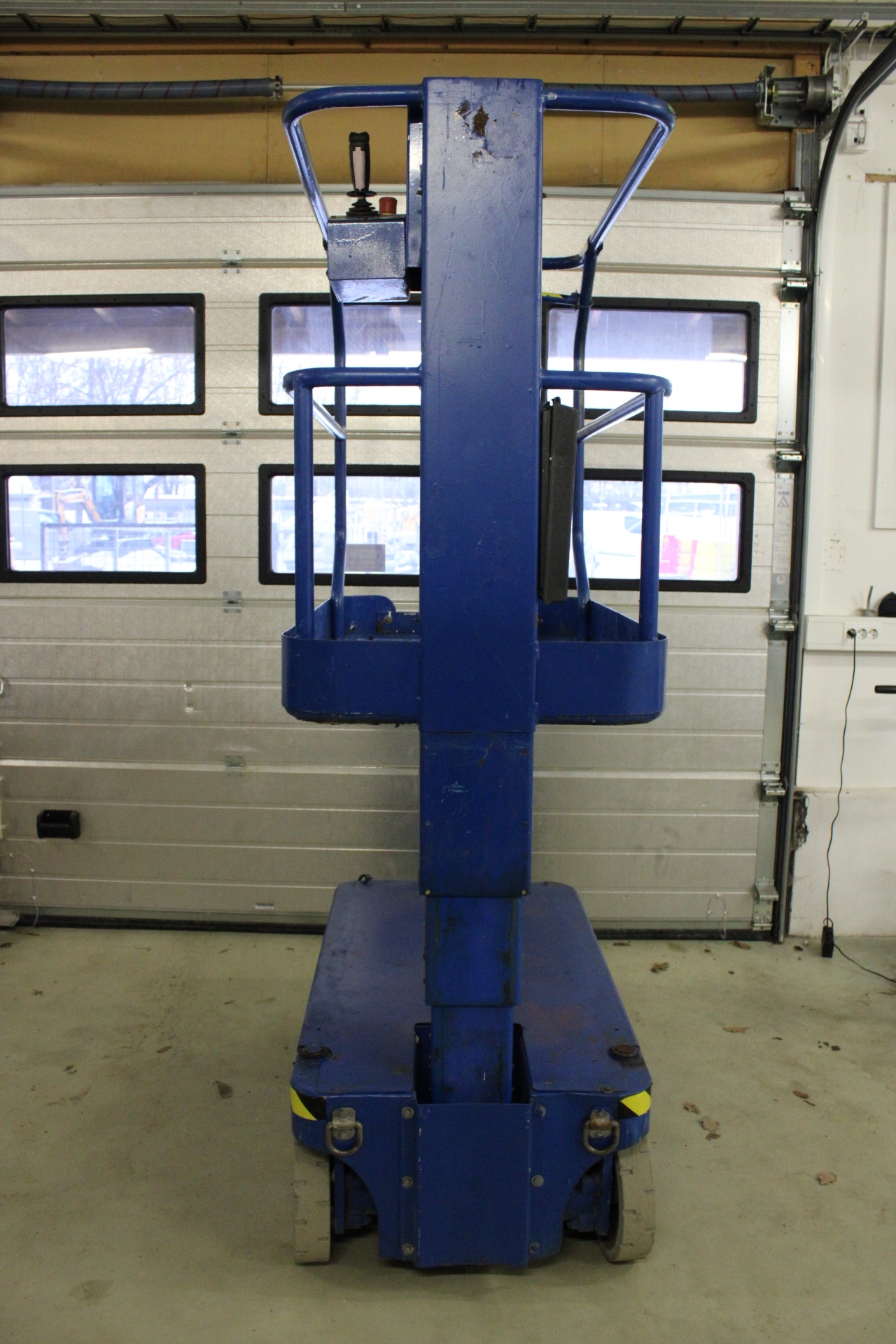 Pillar lift Brands TM 12. Year model 2000, Inspected and approved - PS ...