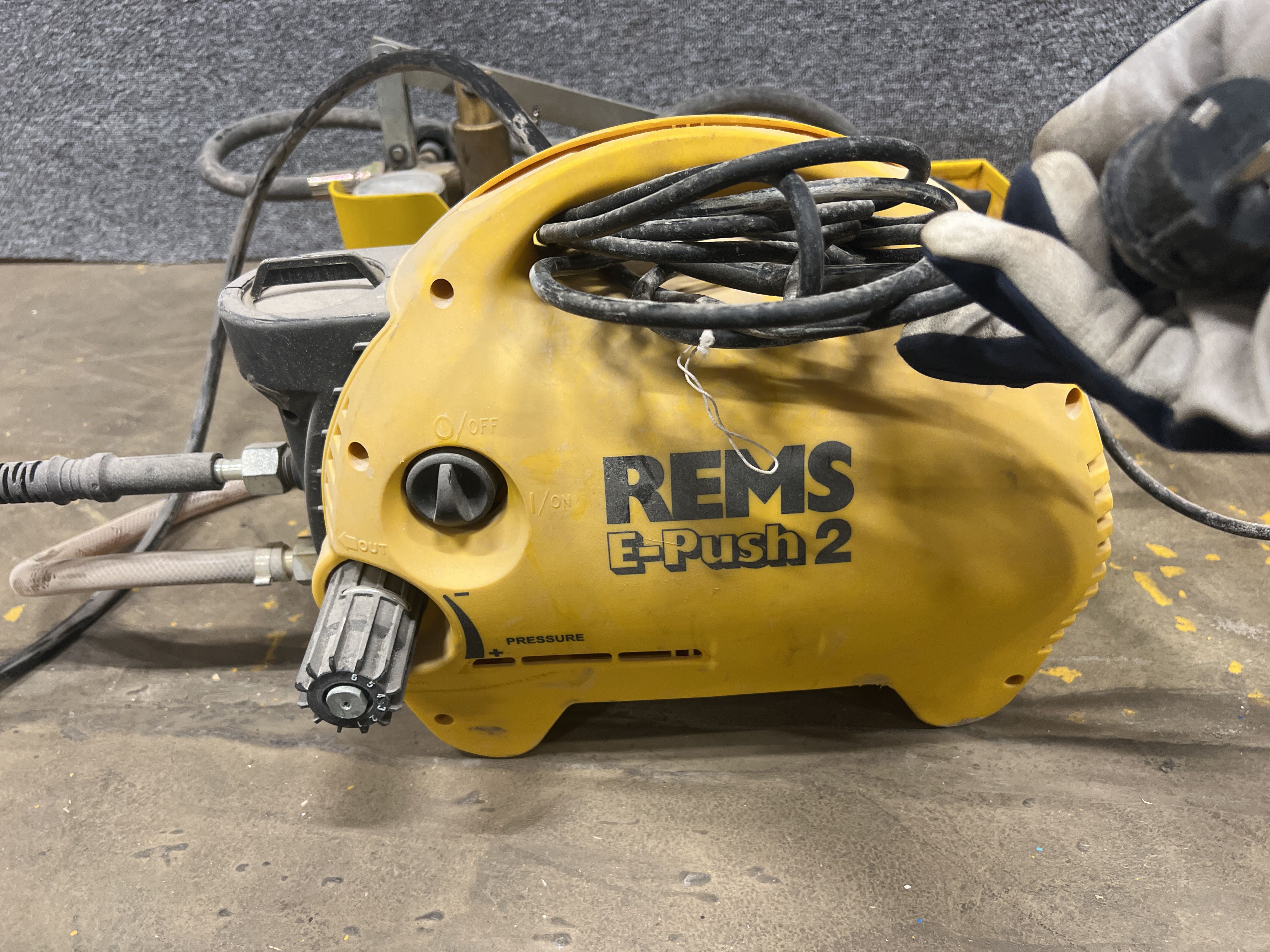 Test pressure pump, pipe cutting machine - REMS, Ironside - PS Auction ...