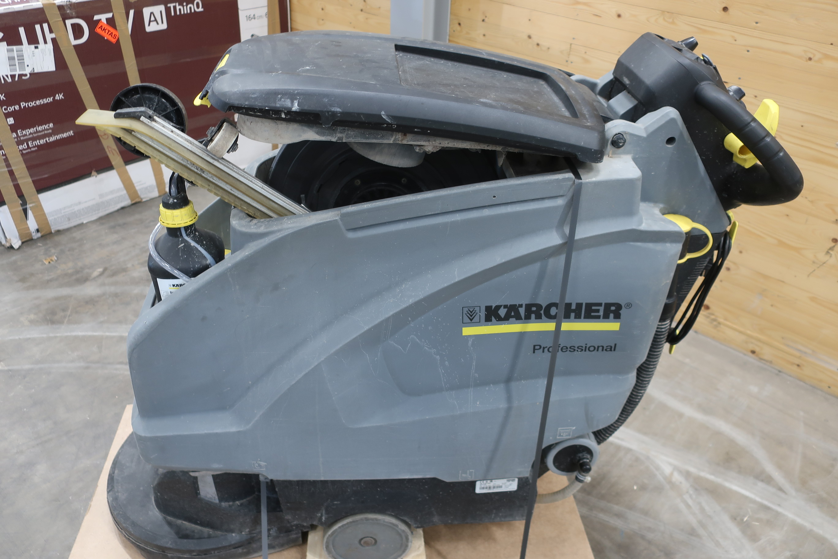 Combi scrubber Kärcher B40 - PS Auction - We value the future - Largest ...