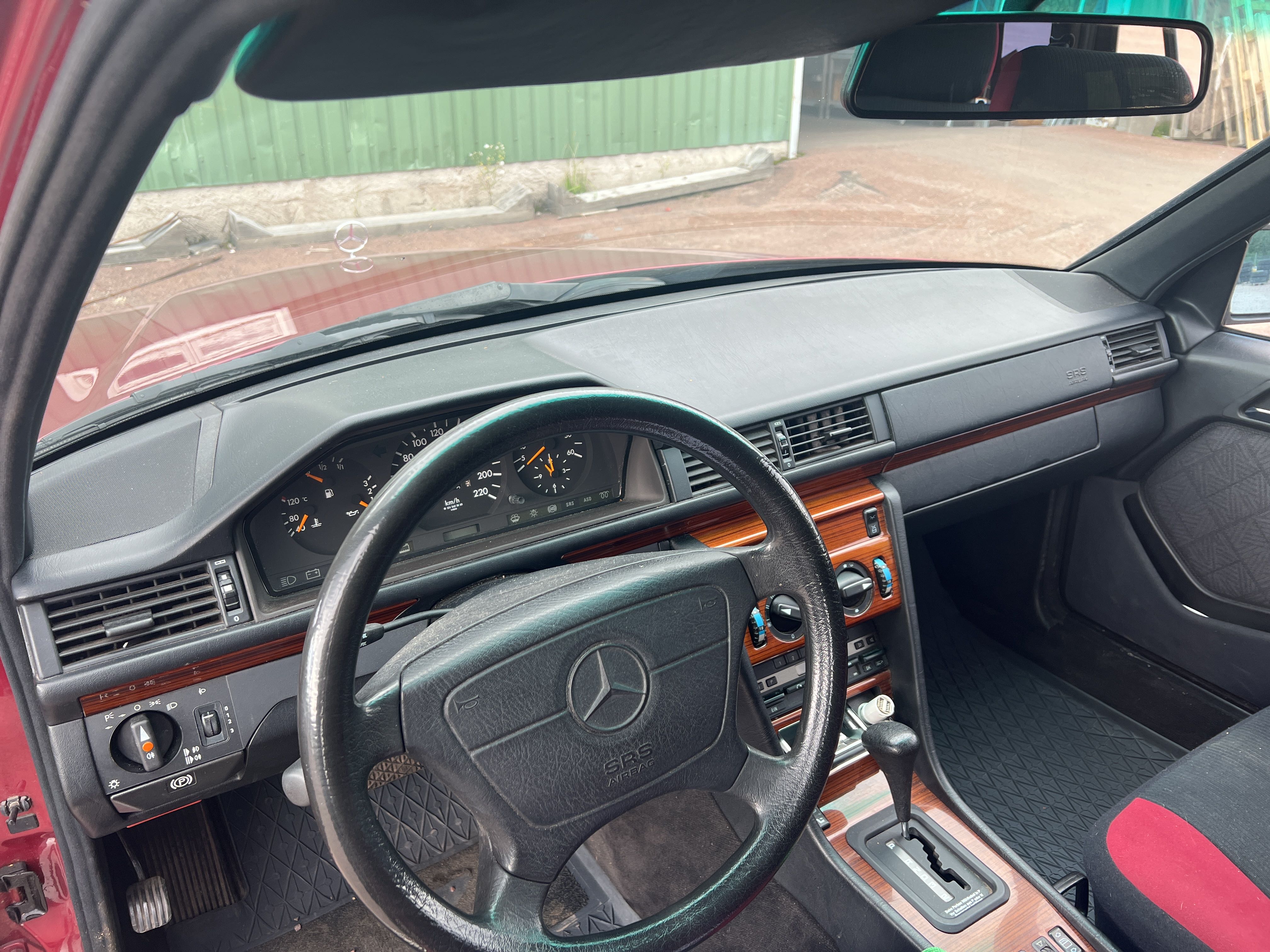 Mercedes-Benz E 300 TD - 1993 - PS Auction - We value the future ...