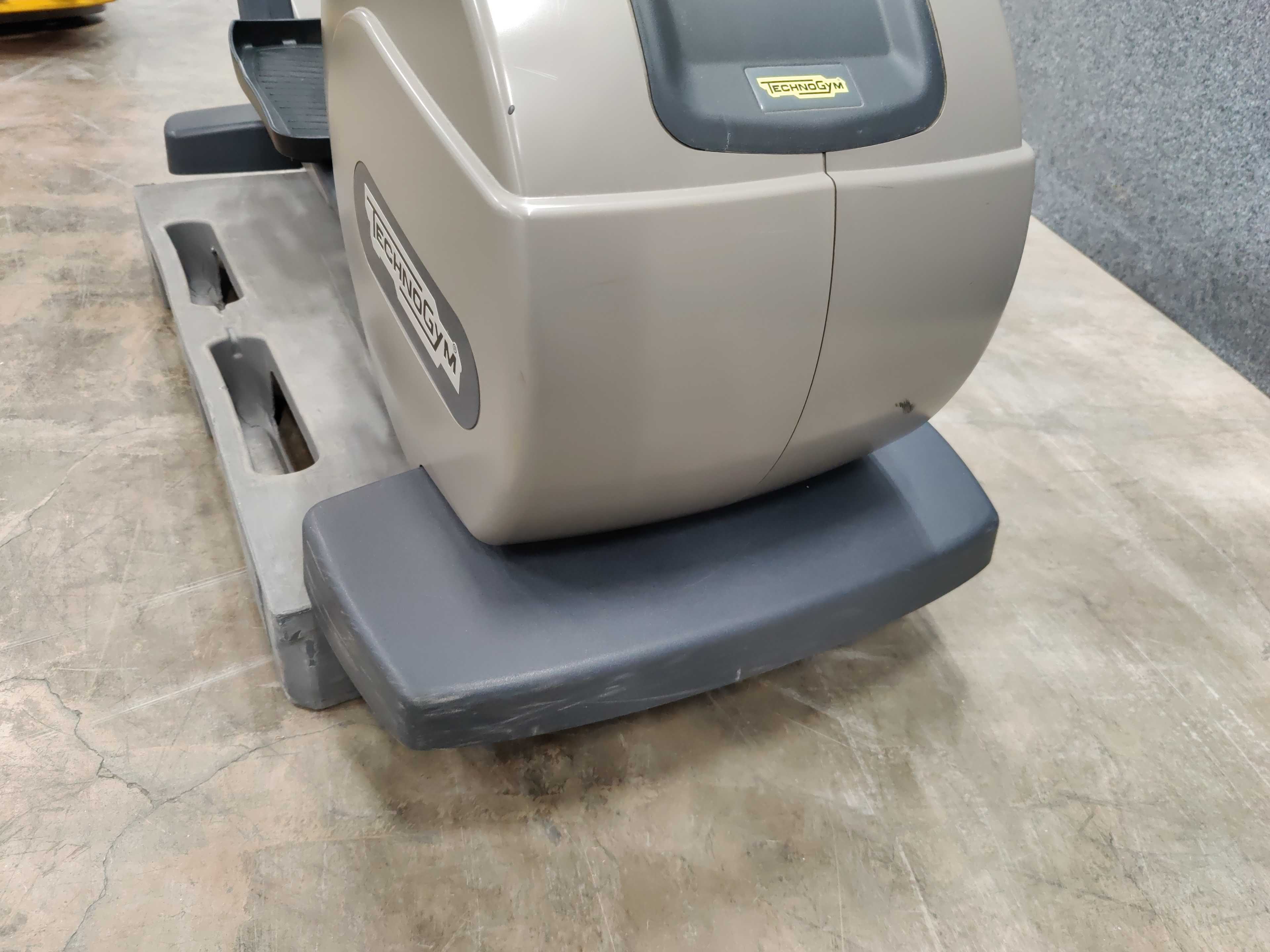 Crosstrainer Excite Synchro EXC 500 SP, Technogym - Auktioner online ...