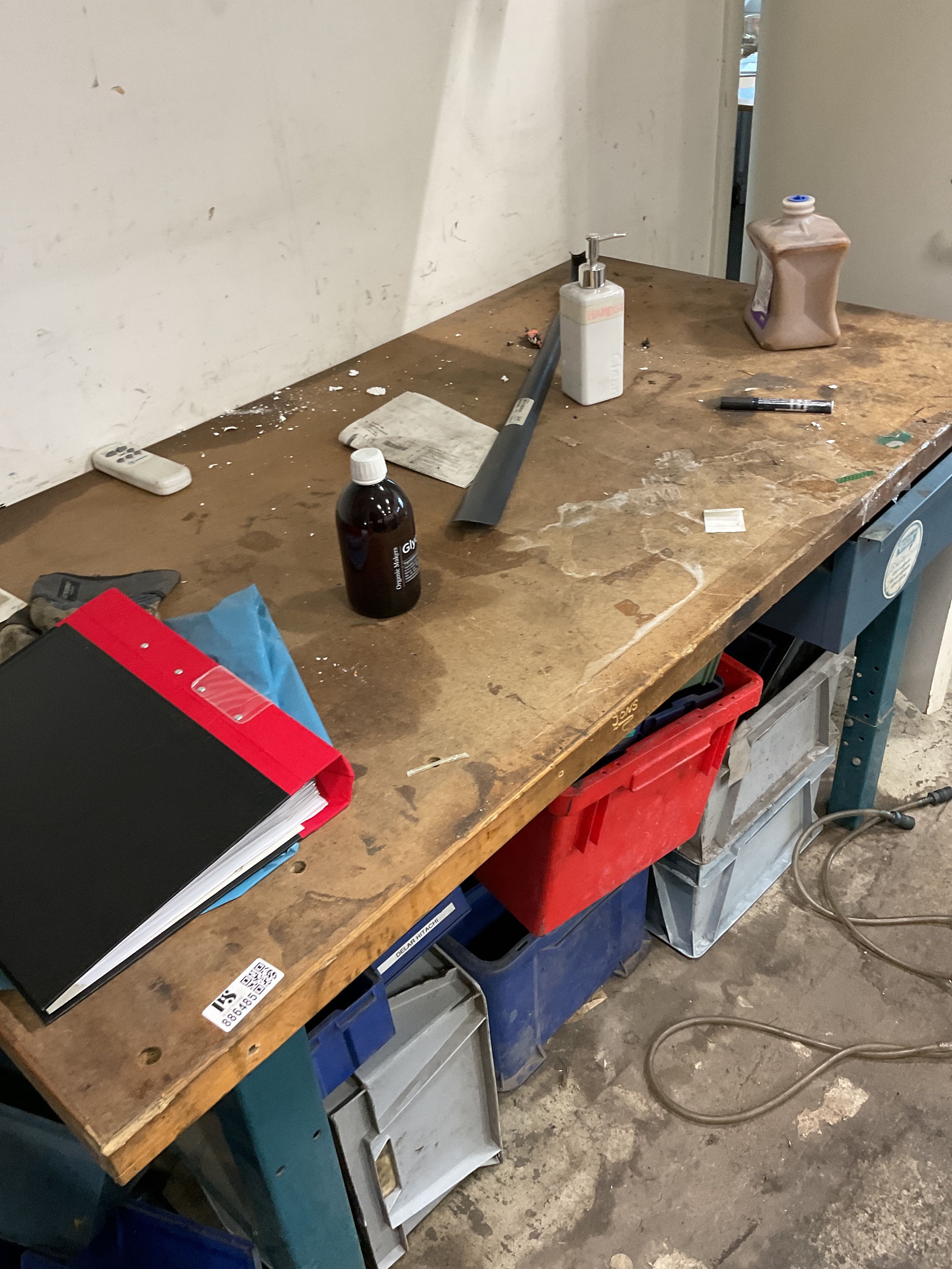 Workbench with various plastic drawers - PS Auction - We value the ...