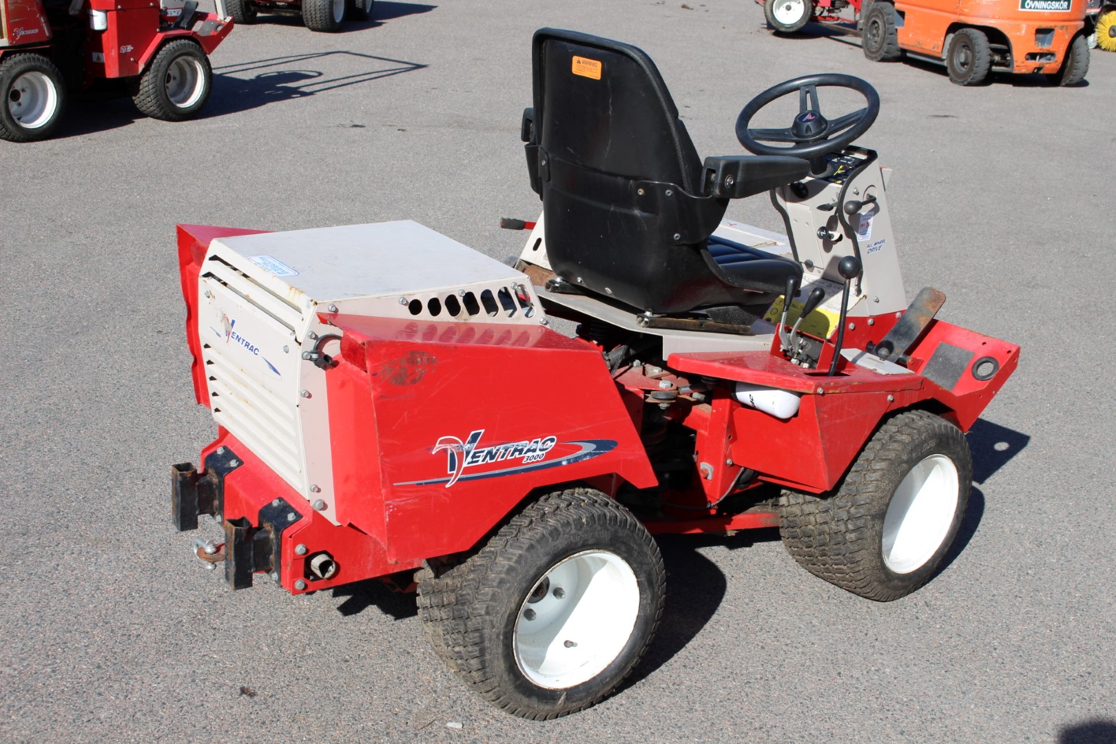 Utility carrier Ventrac 3000 with cutting unit - PS Auction - We value the future - Largest in ...