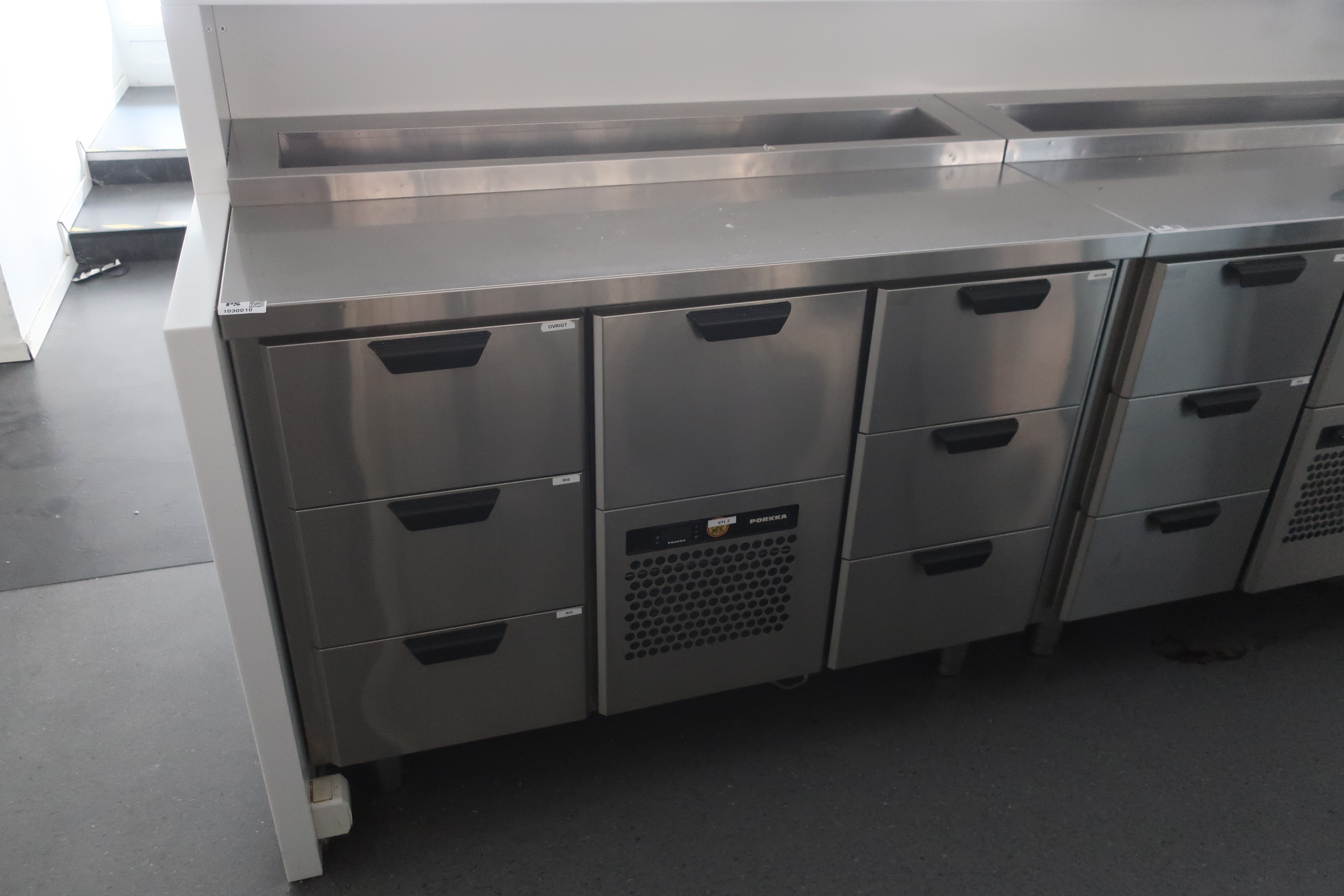 Cooling bench with cooling channel, Porkka - PS Auction - We value the ...