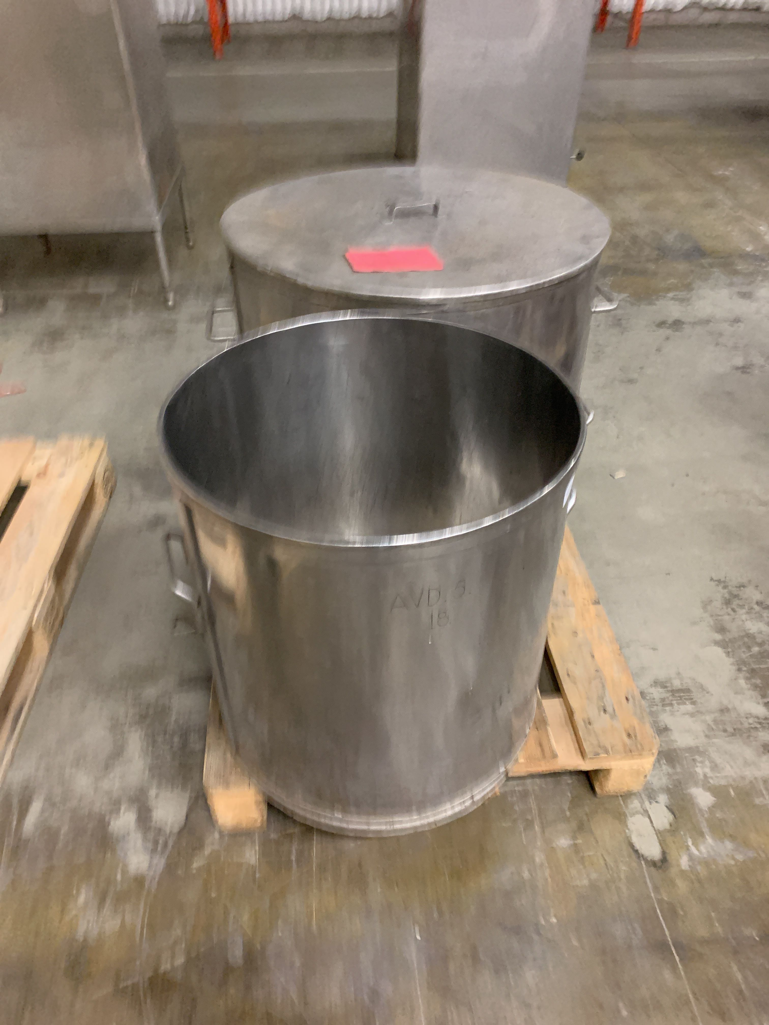 Rostfria kärl 2 stycke. - Auktioner online - Nätauktioner ...