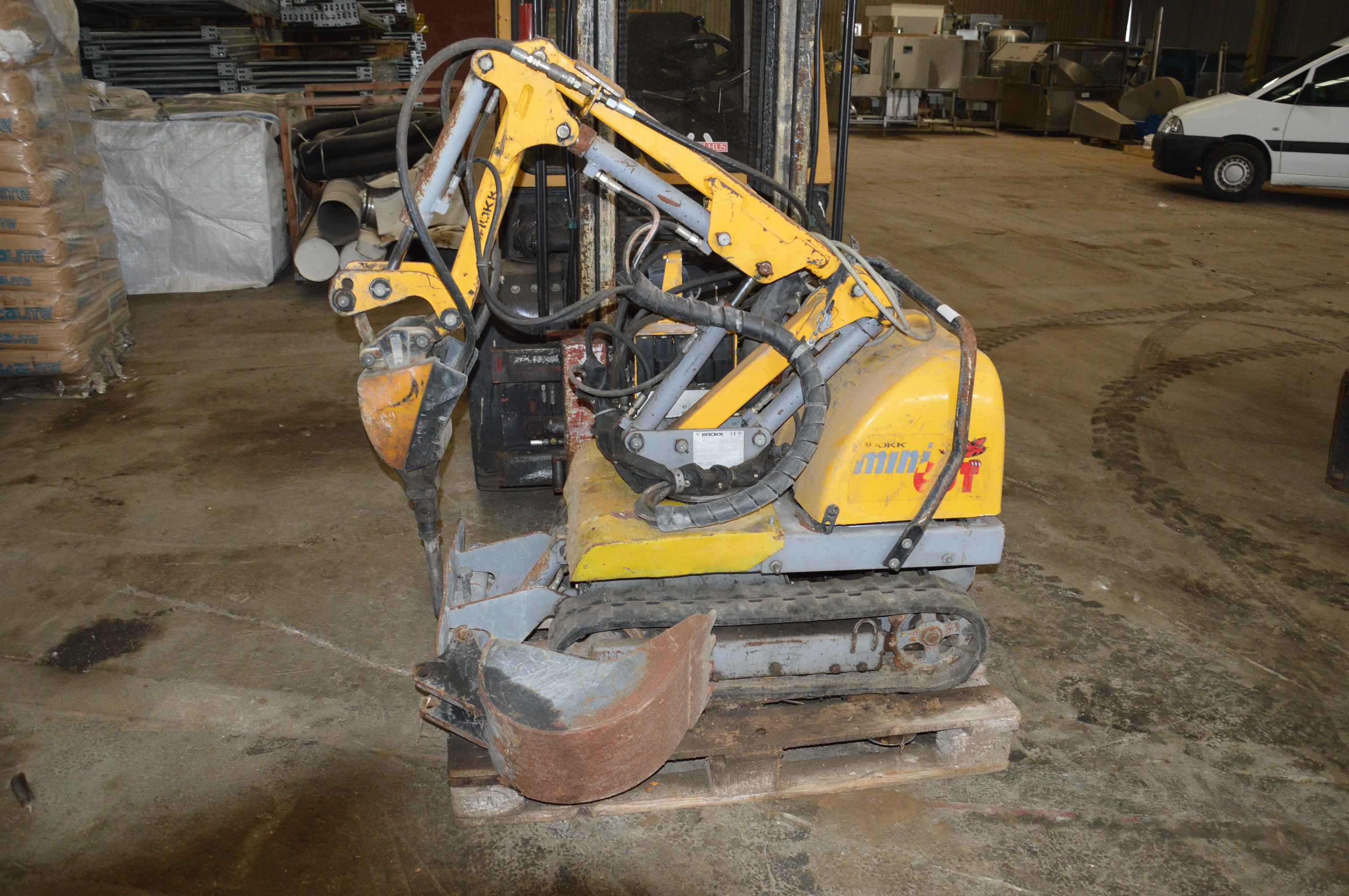 Rivningsrobot Brokk mini cut -1999 - Auktioner online - Nätauktioner ...