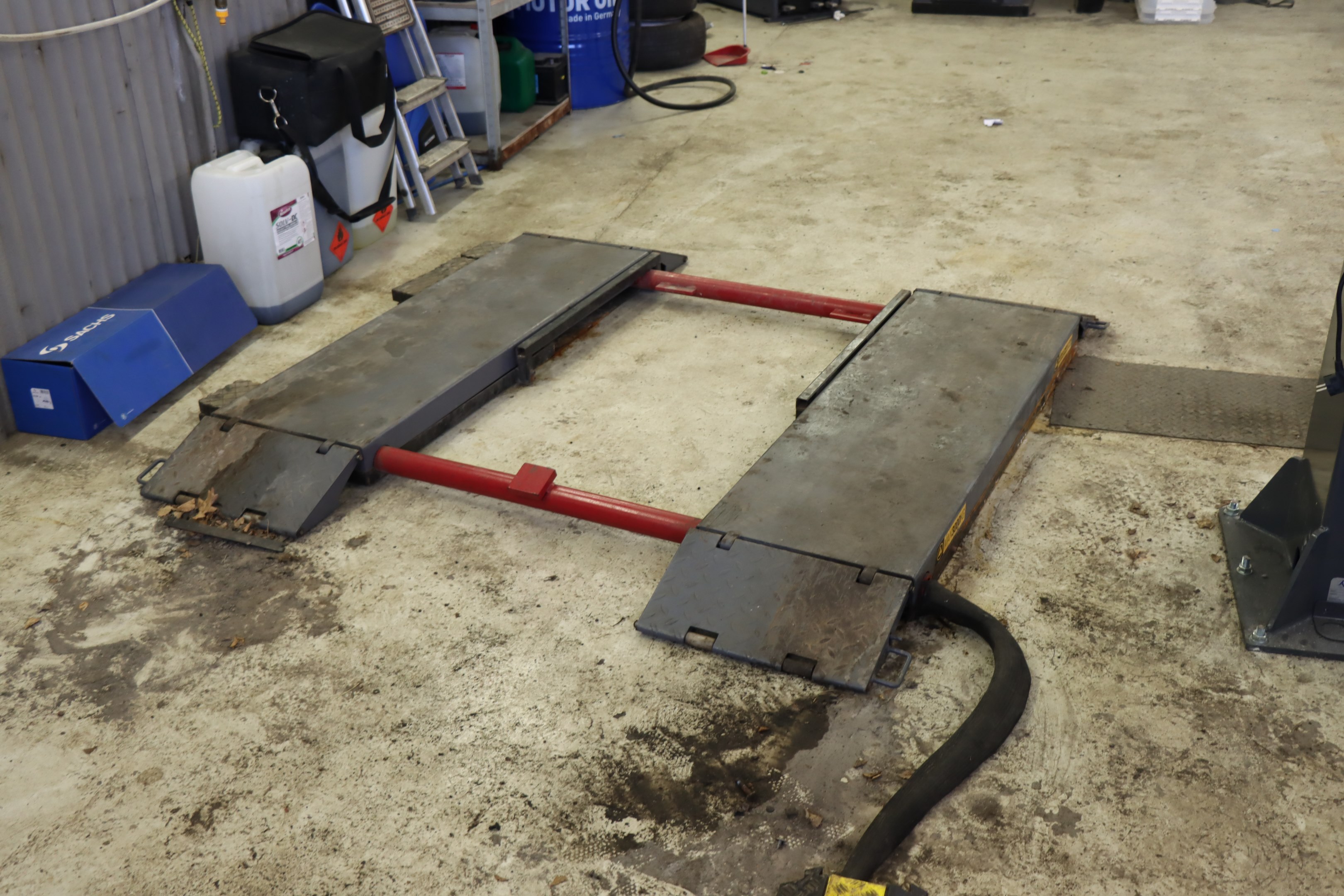 Saxlyft Pela SF-L3000 3ton - Auktioner online - Nätauktioner ...