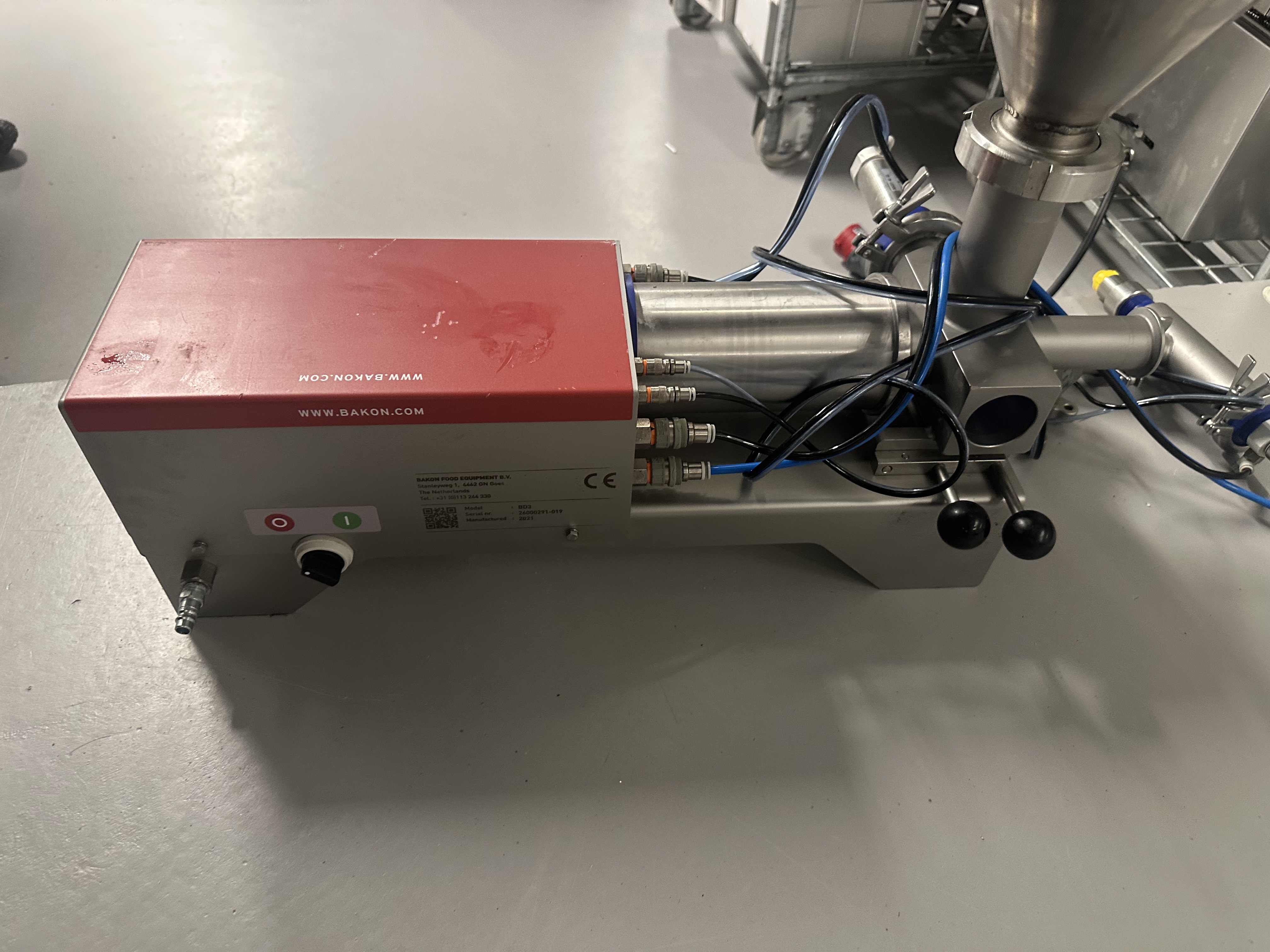 Fyllningsmaskin BAKON BD3 & Kompressor AARIAC CLR 15/30 ST - Auktioner ...