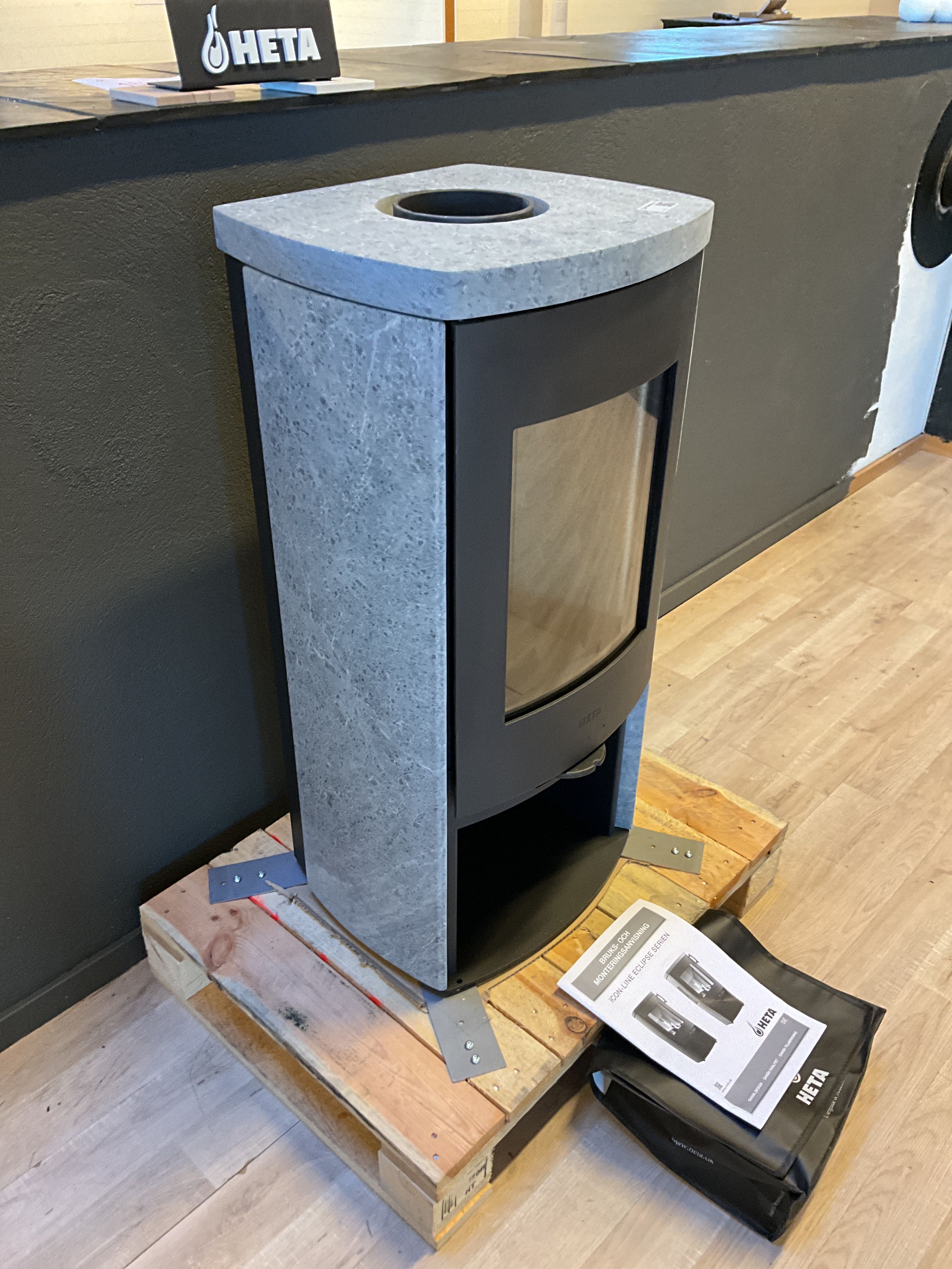 Soapstone stove HETA Icon-Line Eclipse - PS Auction - We value the ...
