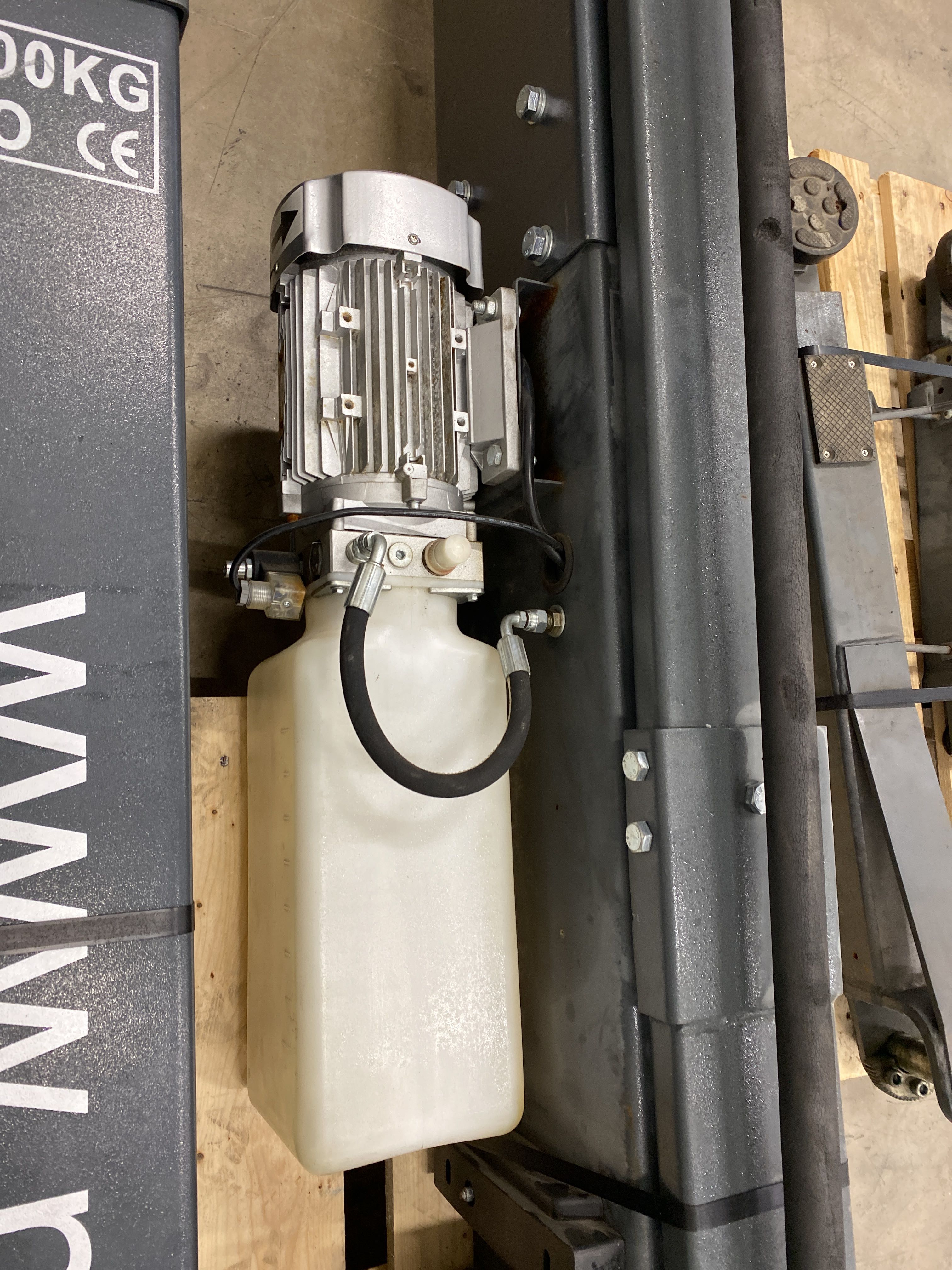 2-post lift Nordic EAE EE-6214E - PS Auction - We value the future ...