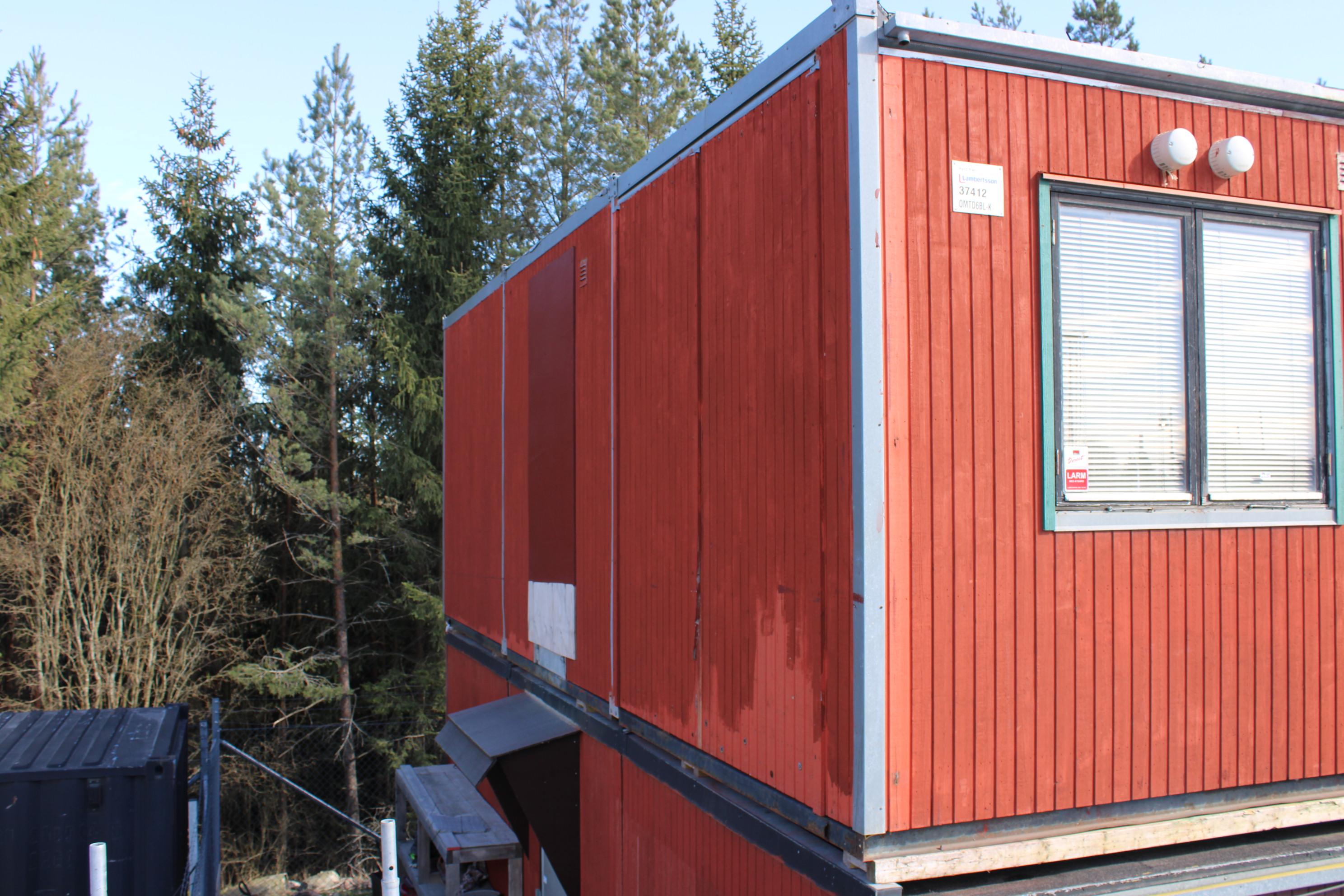 Work stall with content - PS Auction - We value the future - Largest in ...