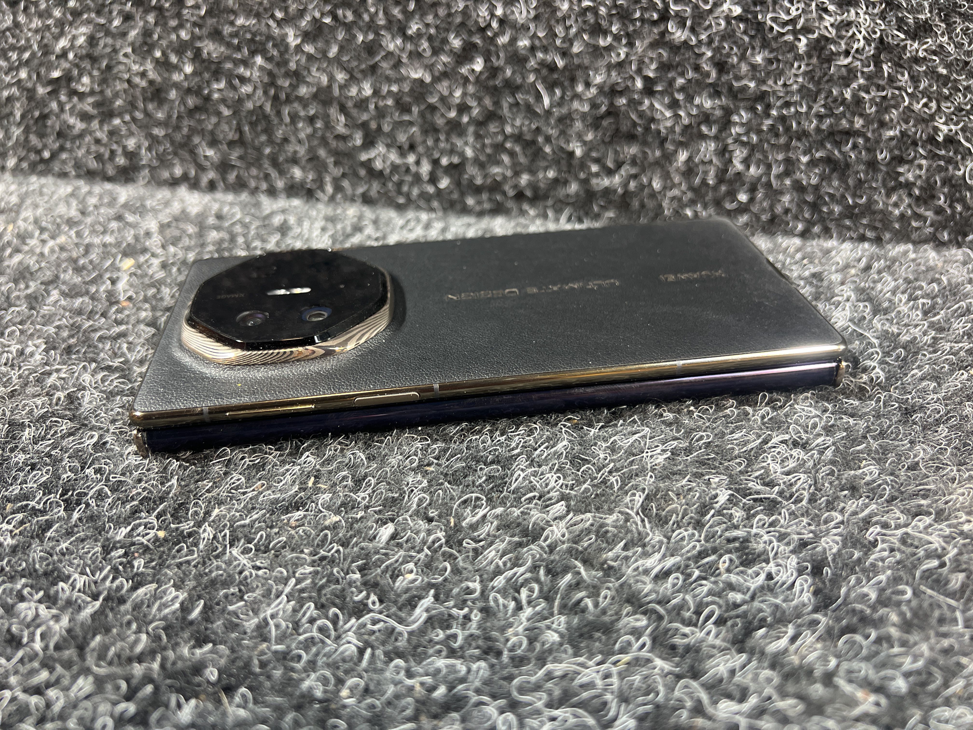 Mobiltelefon - Huawei Mate XT Ultimate Design - Auktioner online ...