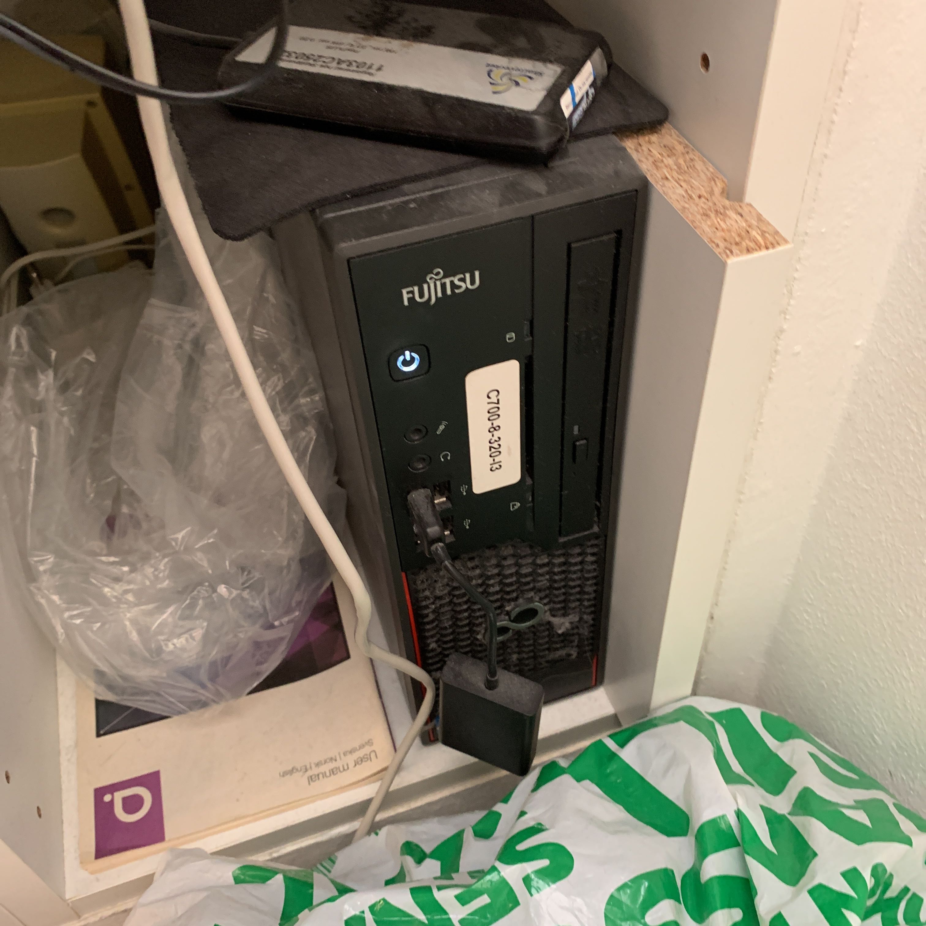 Fujitsu desktop / cash register system with cash drawer, receipt ...