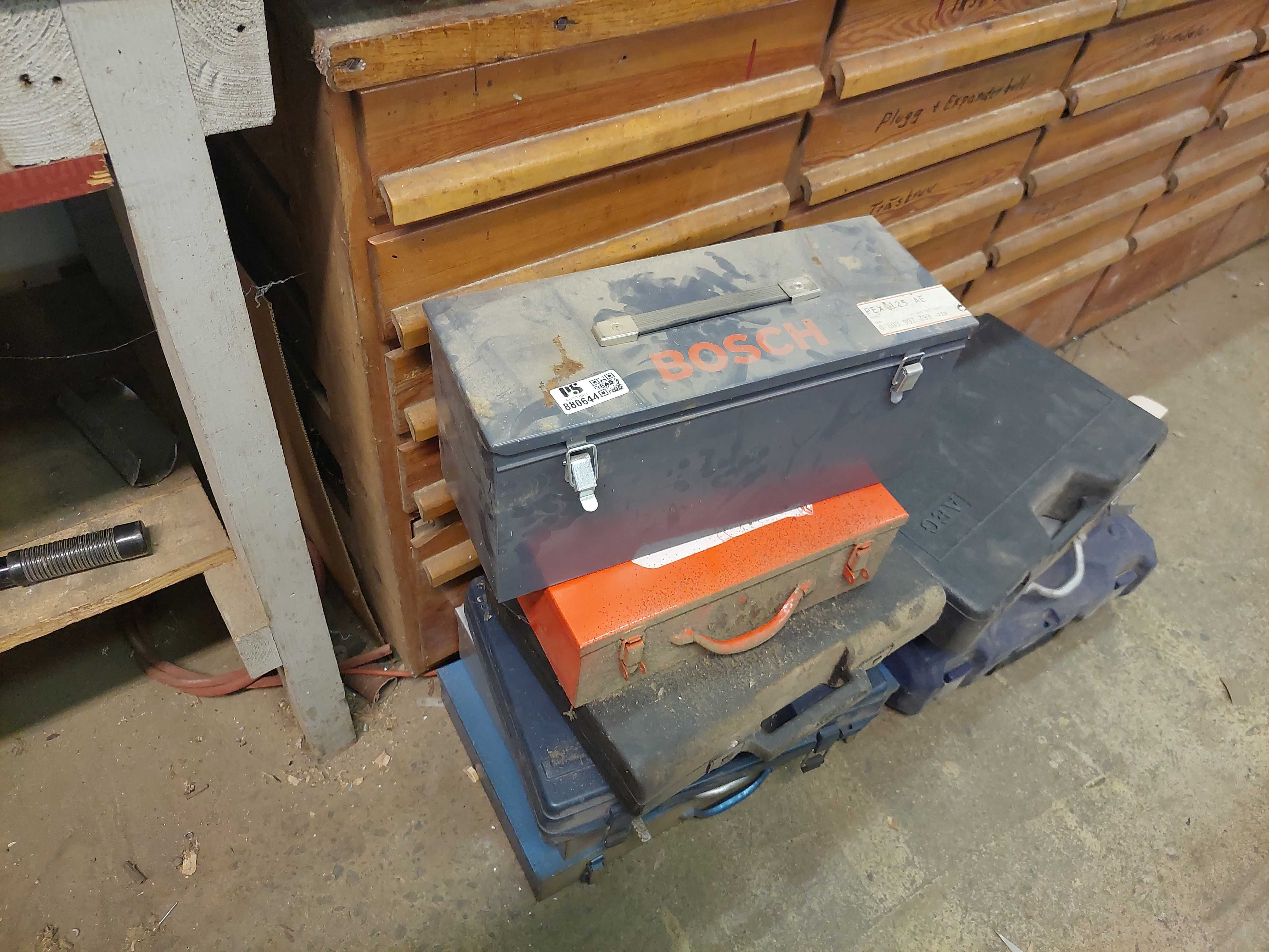 Machine boxes - PS Auction - We value the future - Largest in net auctions