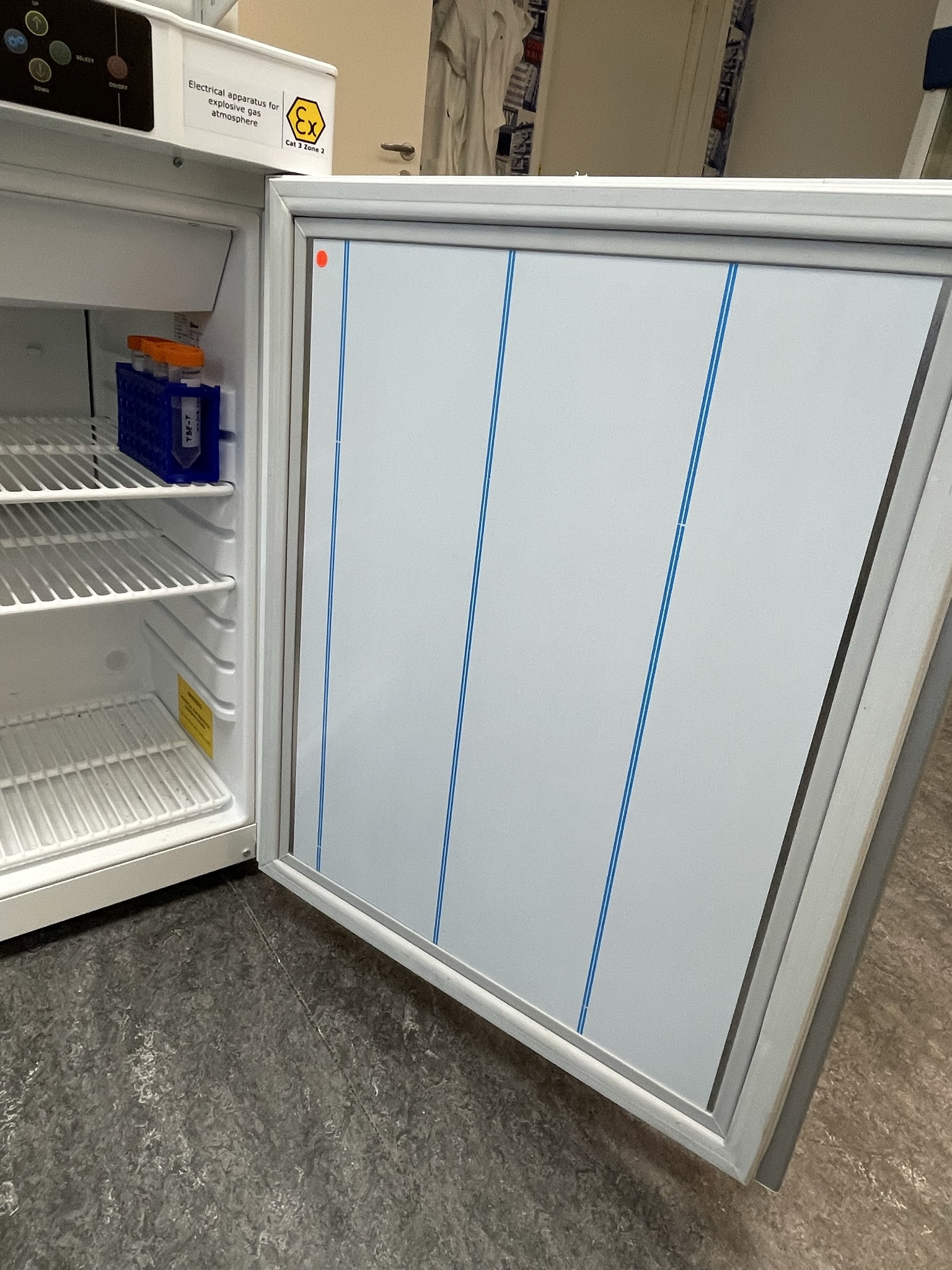 Lab fridge (Biobasic) - PS Auction - We value the future - Largest in ...