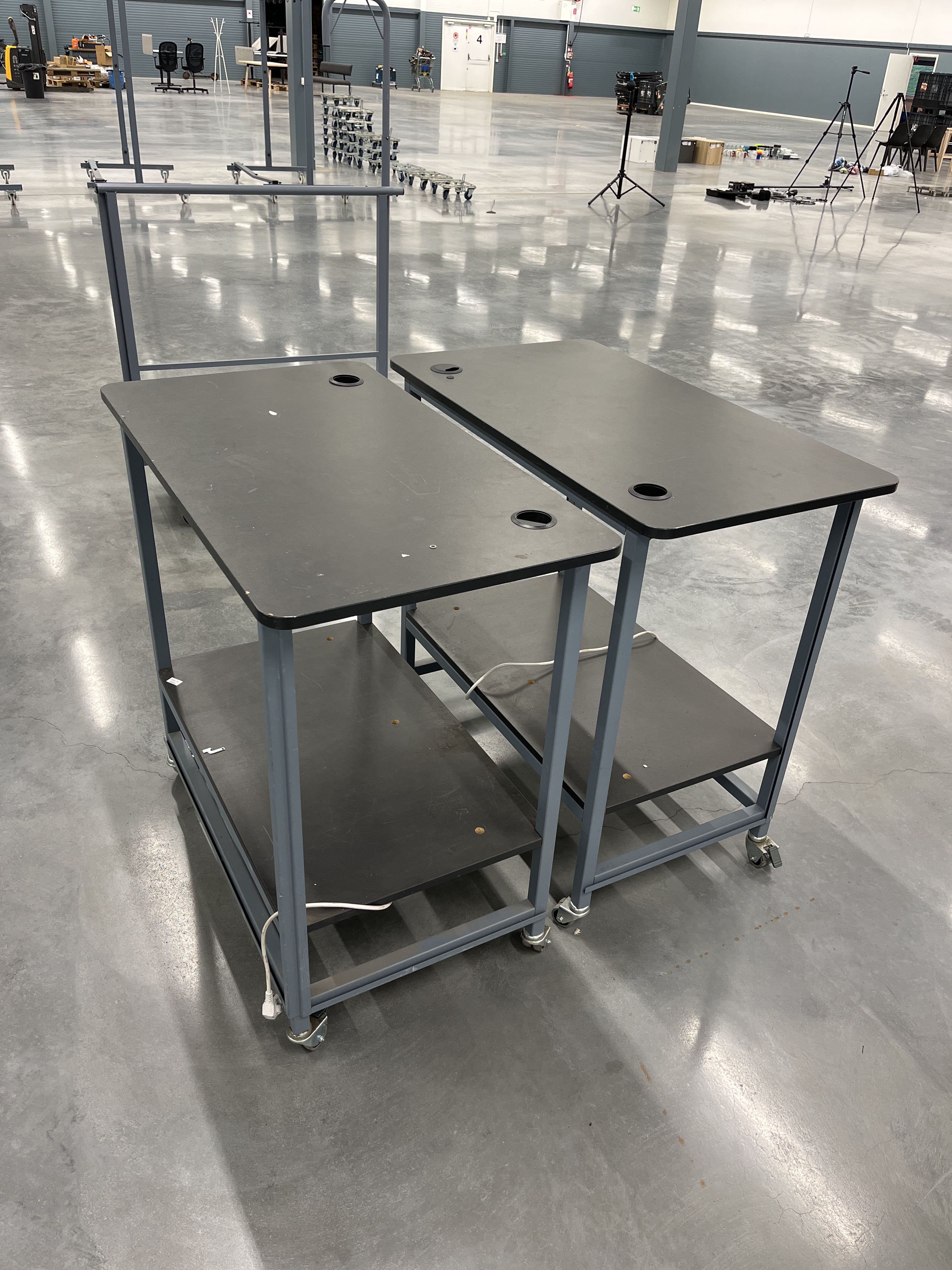 2 rollable work tables - PS Auction - We value the future - Largest in ...