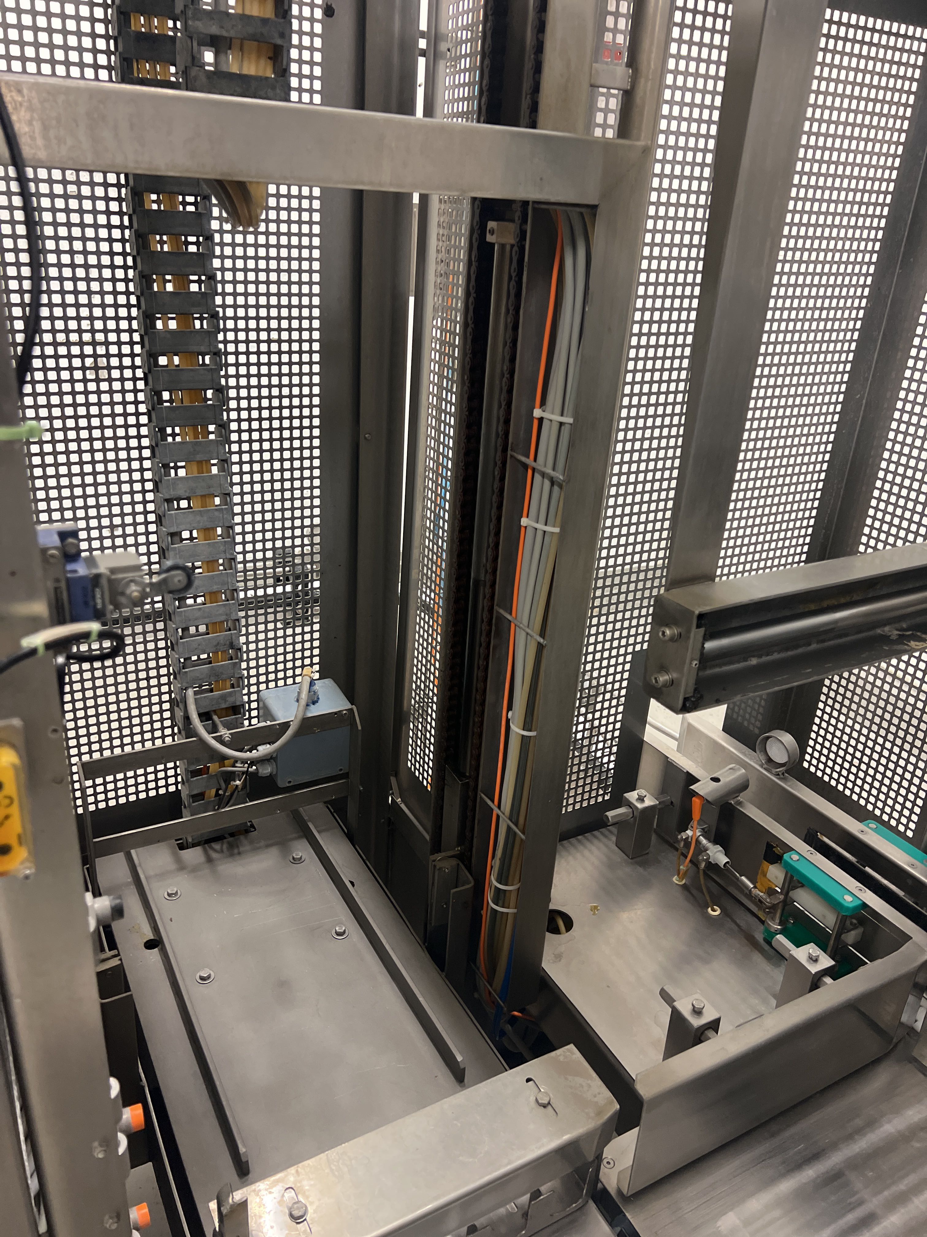 Cart filler Elopak APM6040cll -1989 - PS Auction - We value the future ...