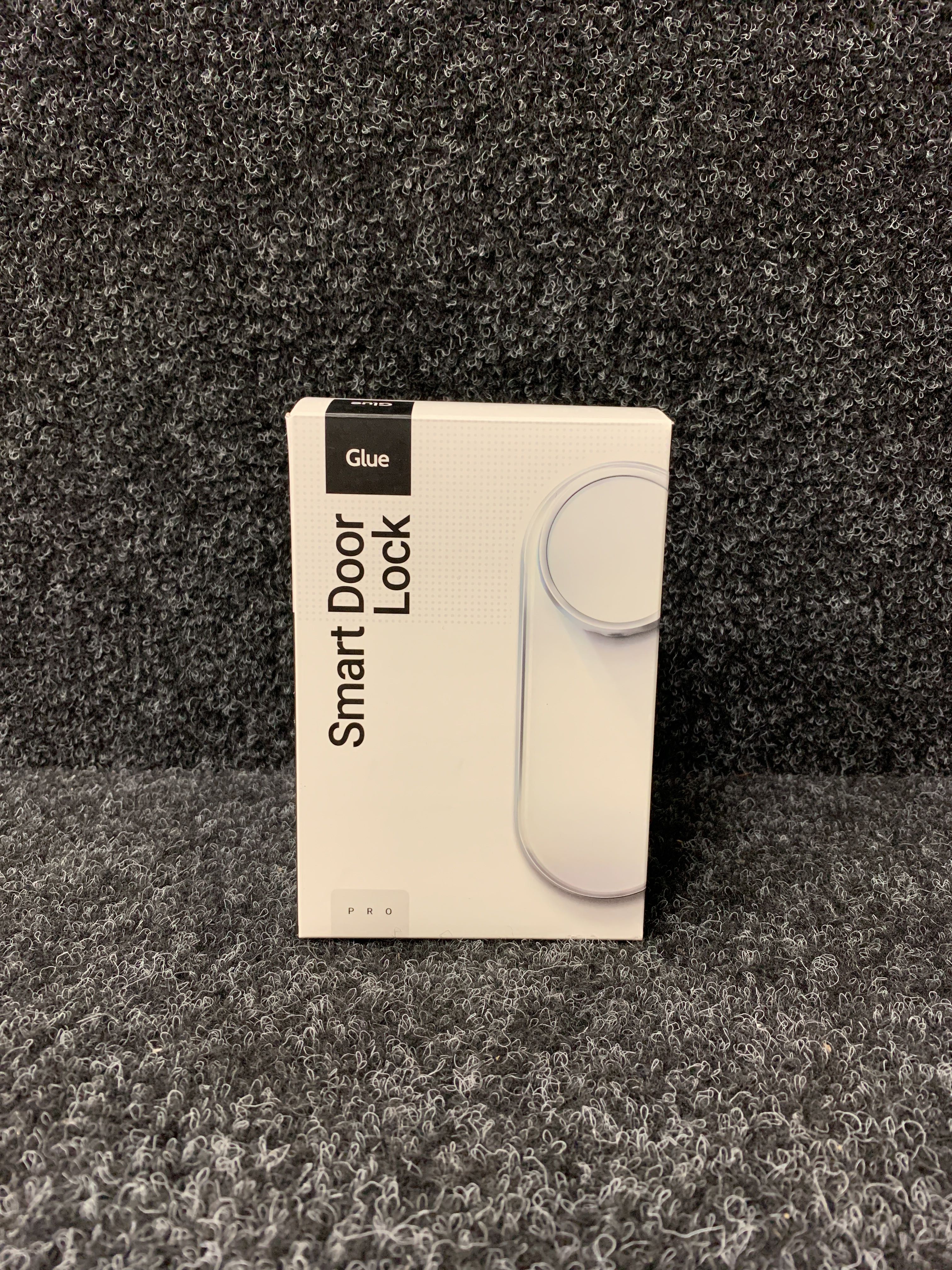 Door lock with associated hub GLUE Smart Lock Pro 3rd Gen - PS Auction ...