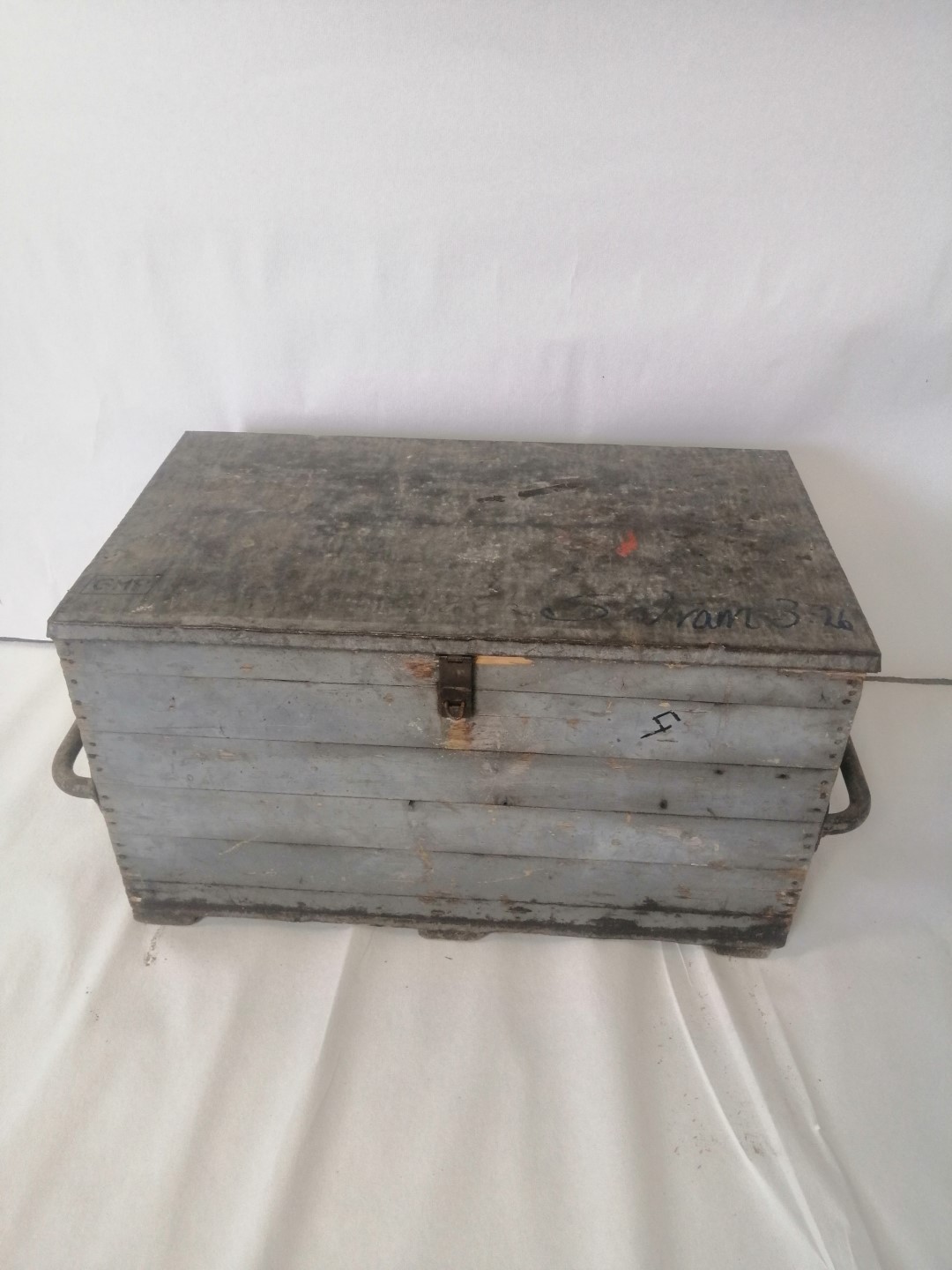 Fitter box with plumbing accessories - PS Auction - We value the future ...