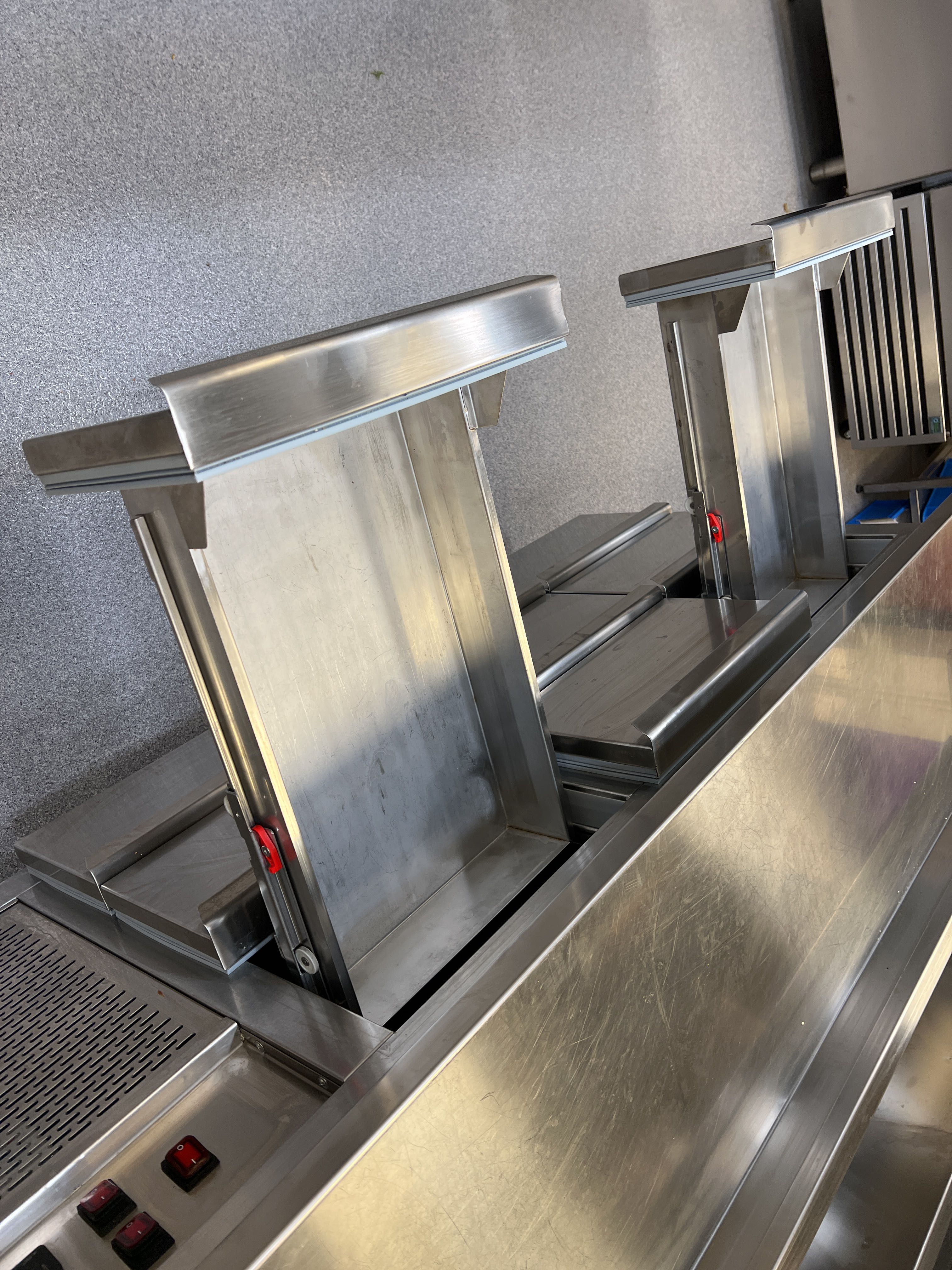 Cooling bench with drawers, cooling trough - PS Auction - We value the ...