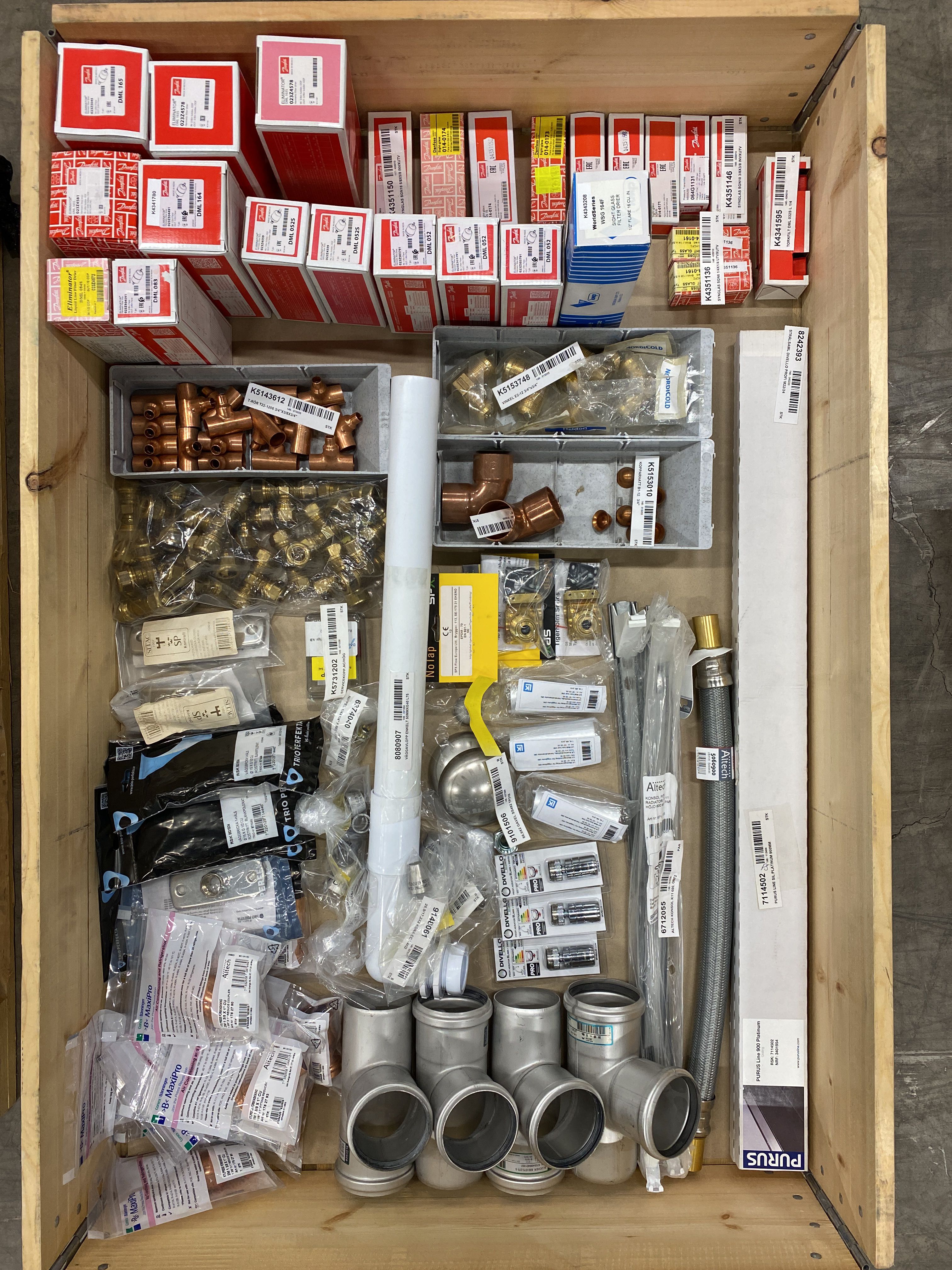 Assortment of plumbing items - PS Auction - We value the future ...