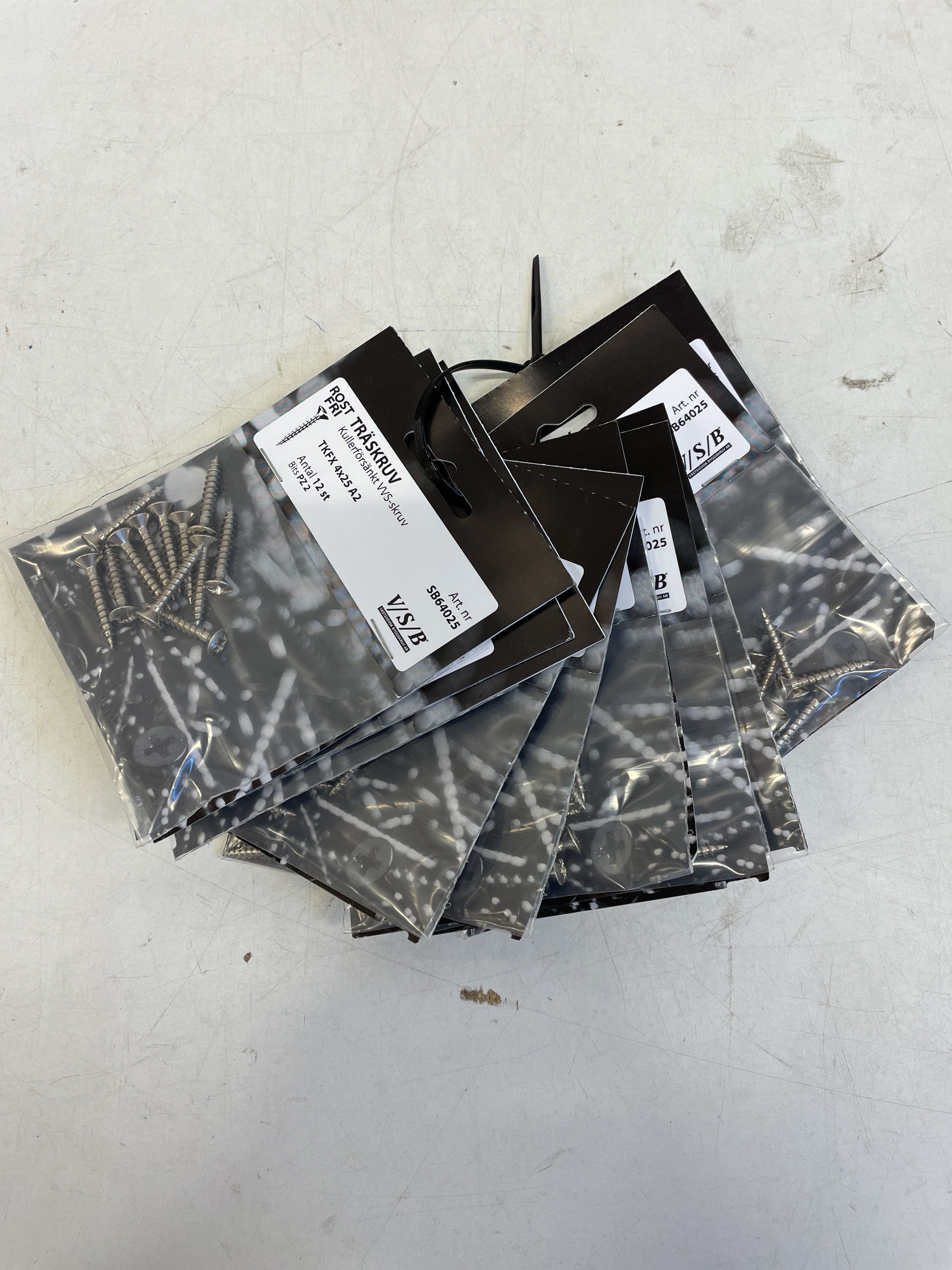 Screw, etc. in retail bags - PS Auction - We value the future - Largest ...