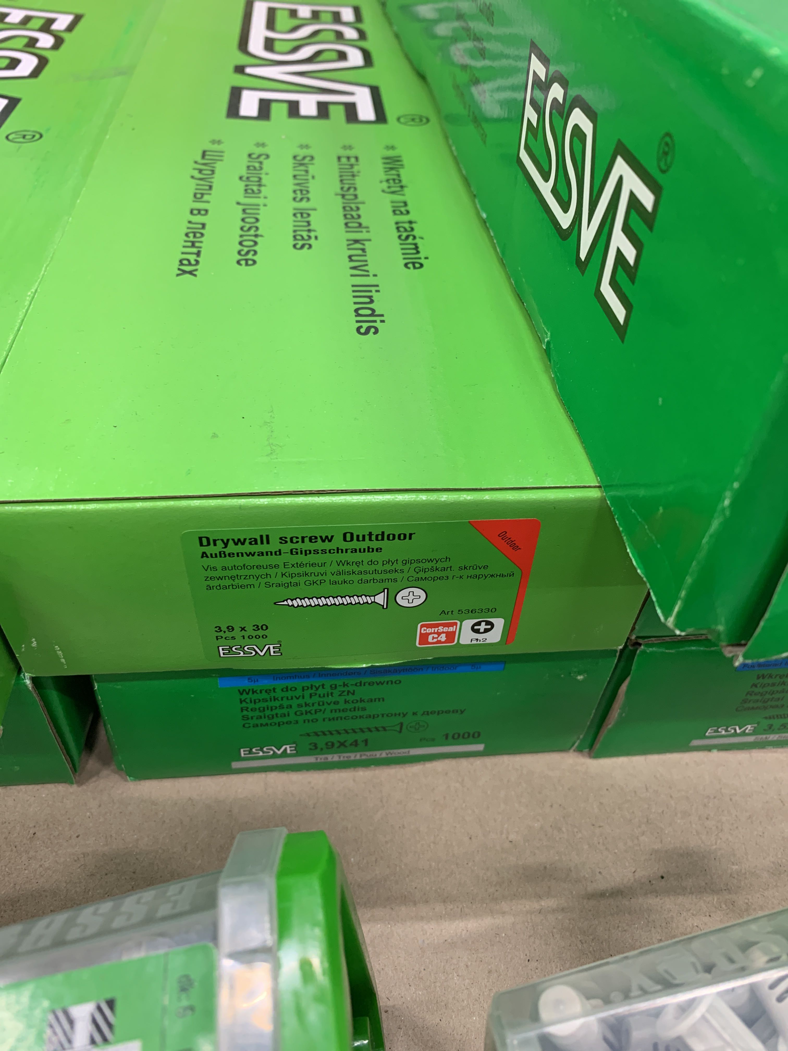 Sortiment med bla bandad spikskruv från Essve - Auktioner online ...