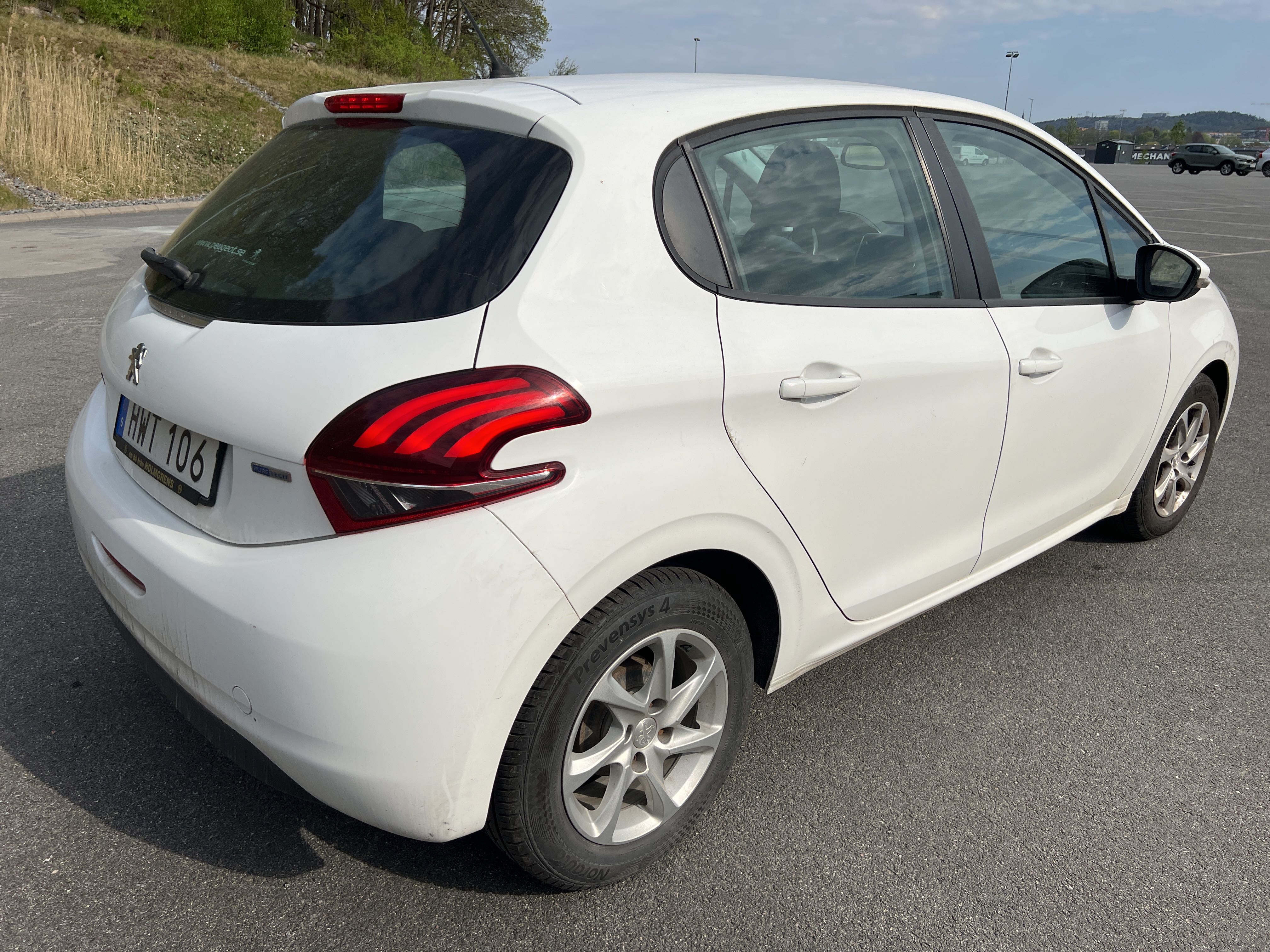 Peugeot 208 5-door 1.2 VTi - 2016 - PS Auction - We value the future ...