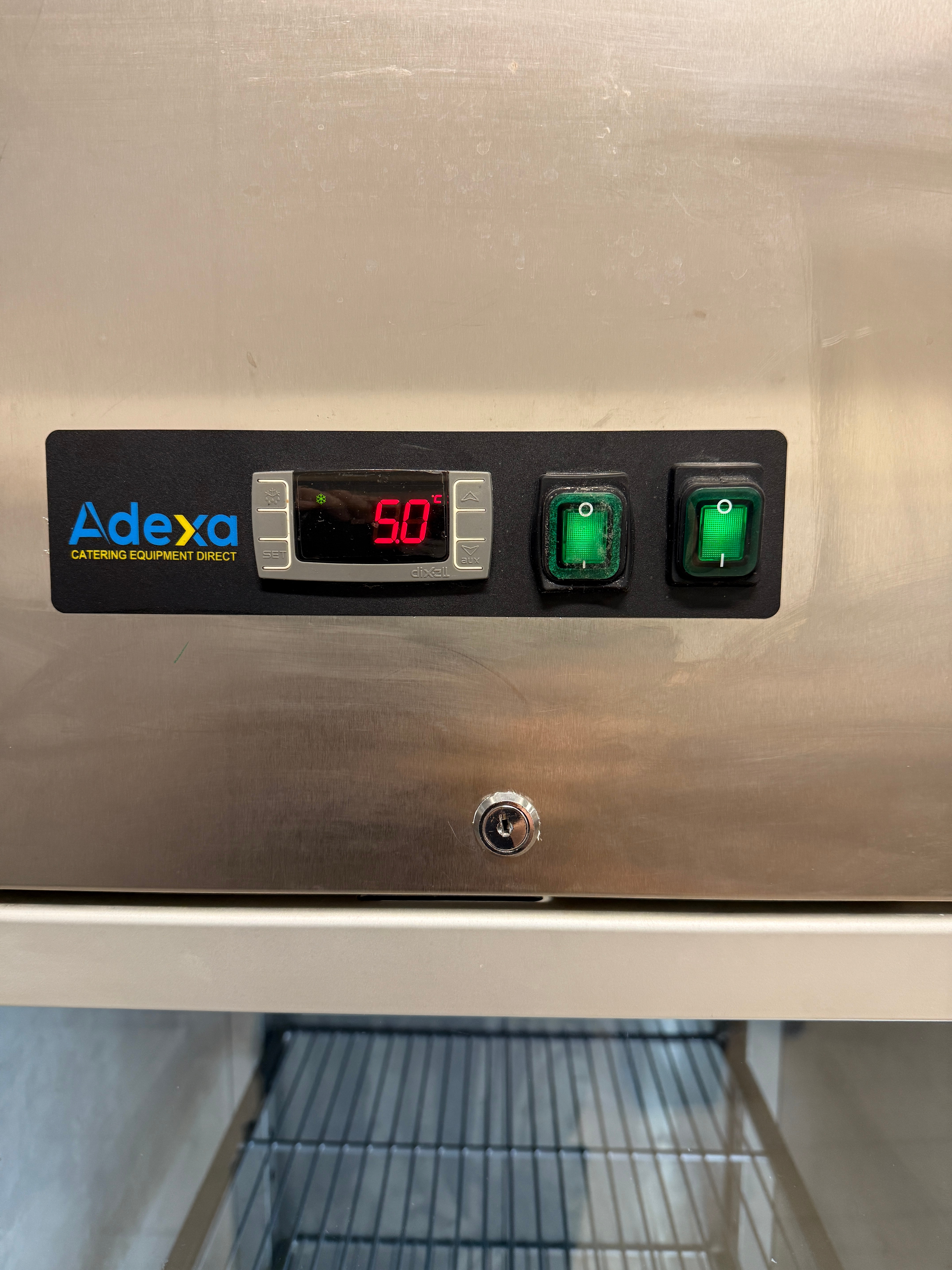 Kylskåp med glasdörr - Adexa R650V/GLASS, -2020 - Auktioner online ...