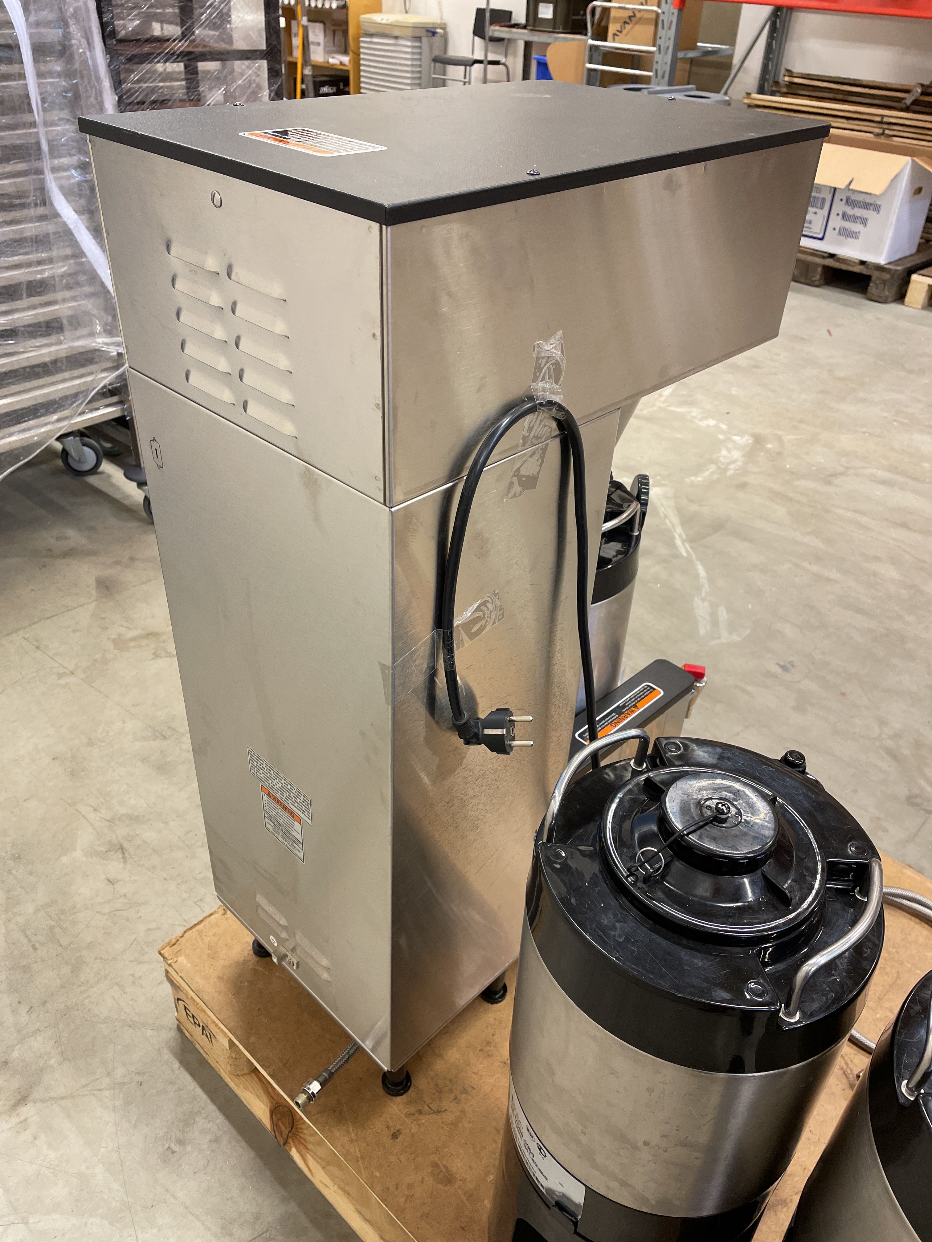 Kaffebryggare Bunn ICB Tower inklusive 4 x Bunn Termosar 6l - Auktioner ...