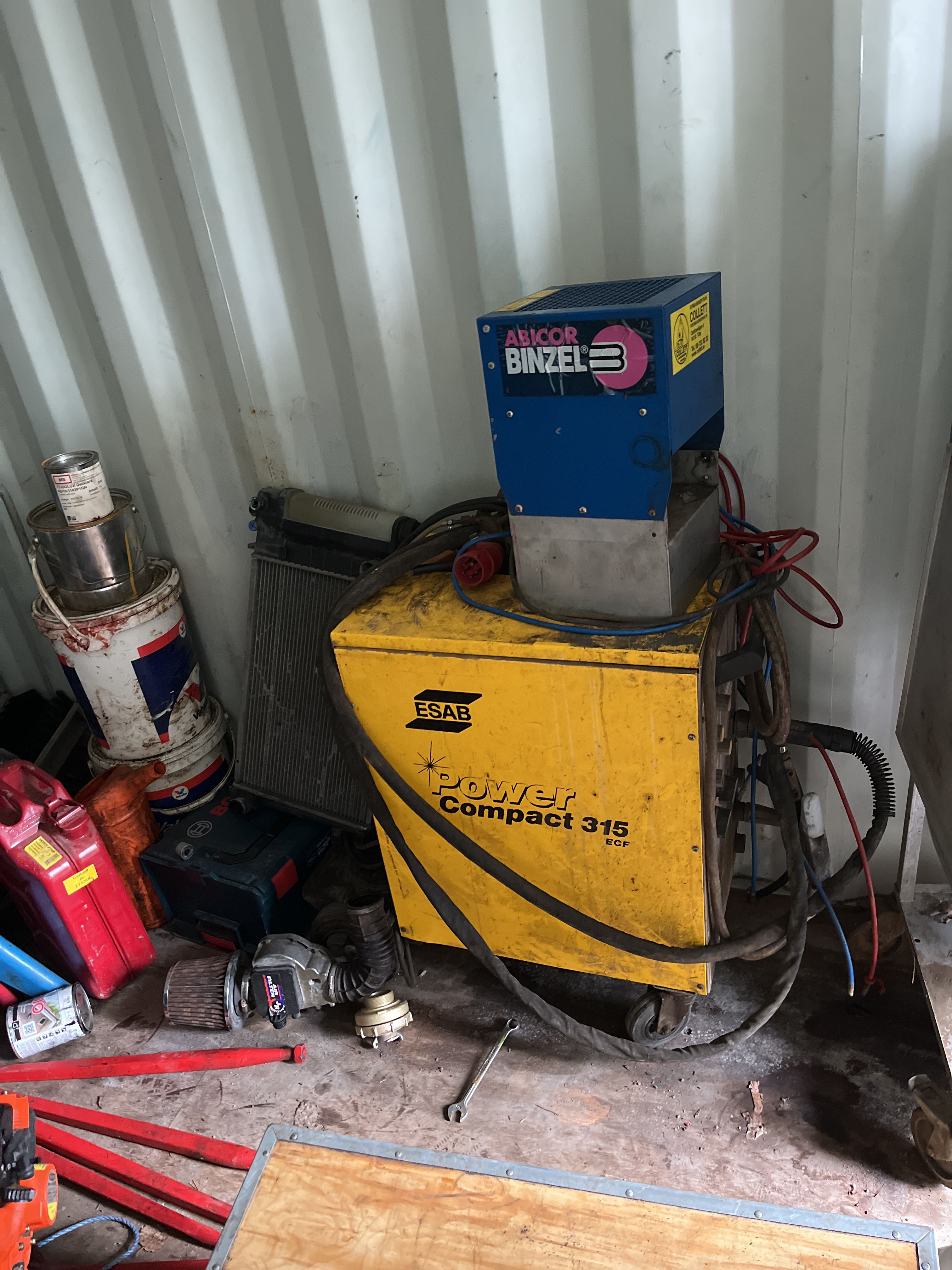 ESAB Migsvets Compact 315 ECF with cooling unit - PS Auction - We value ...