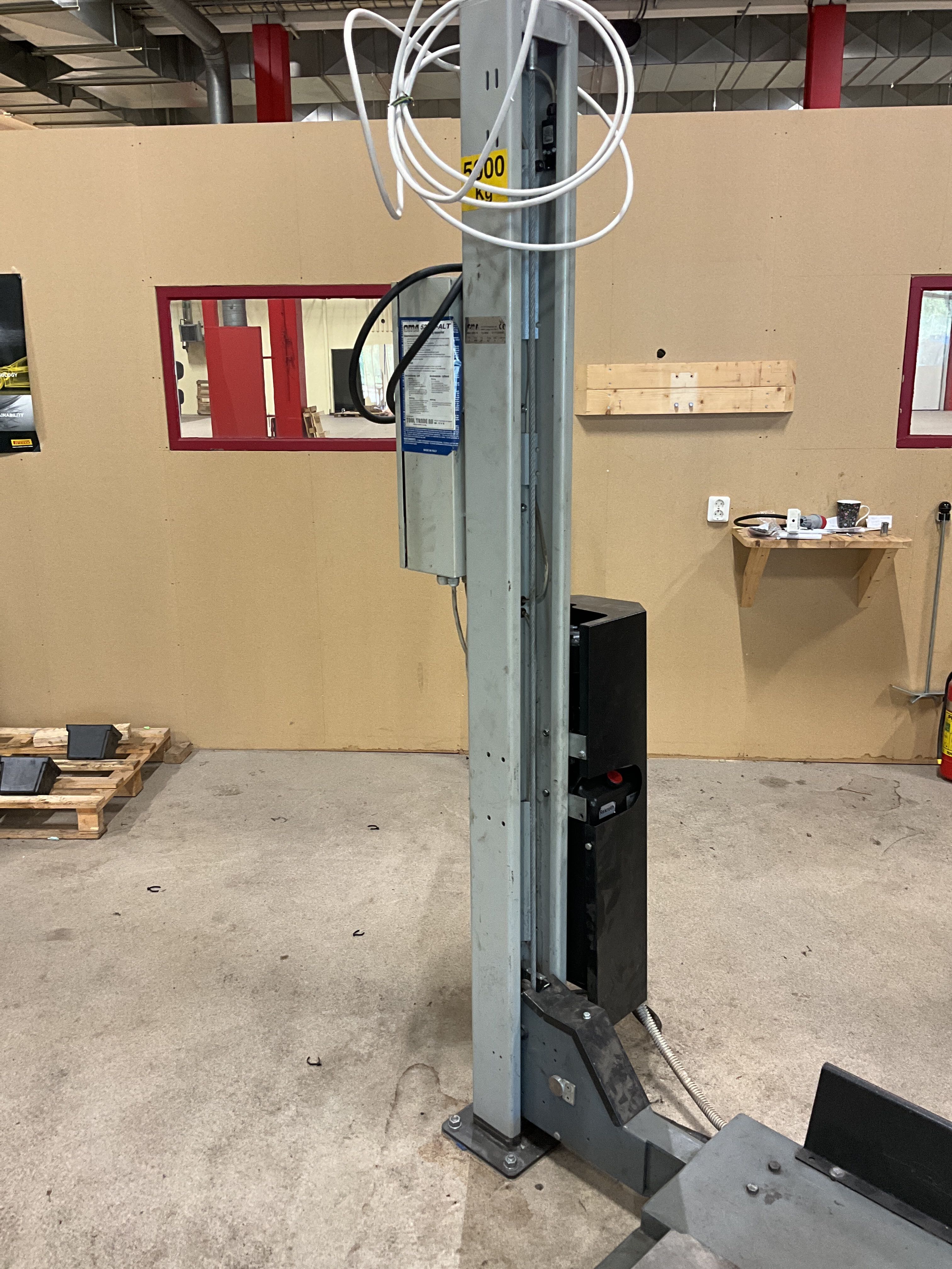 4-pillar lift OMA 526LT-ALT 5-Ton - PS Auction - We value the future ...