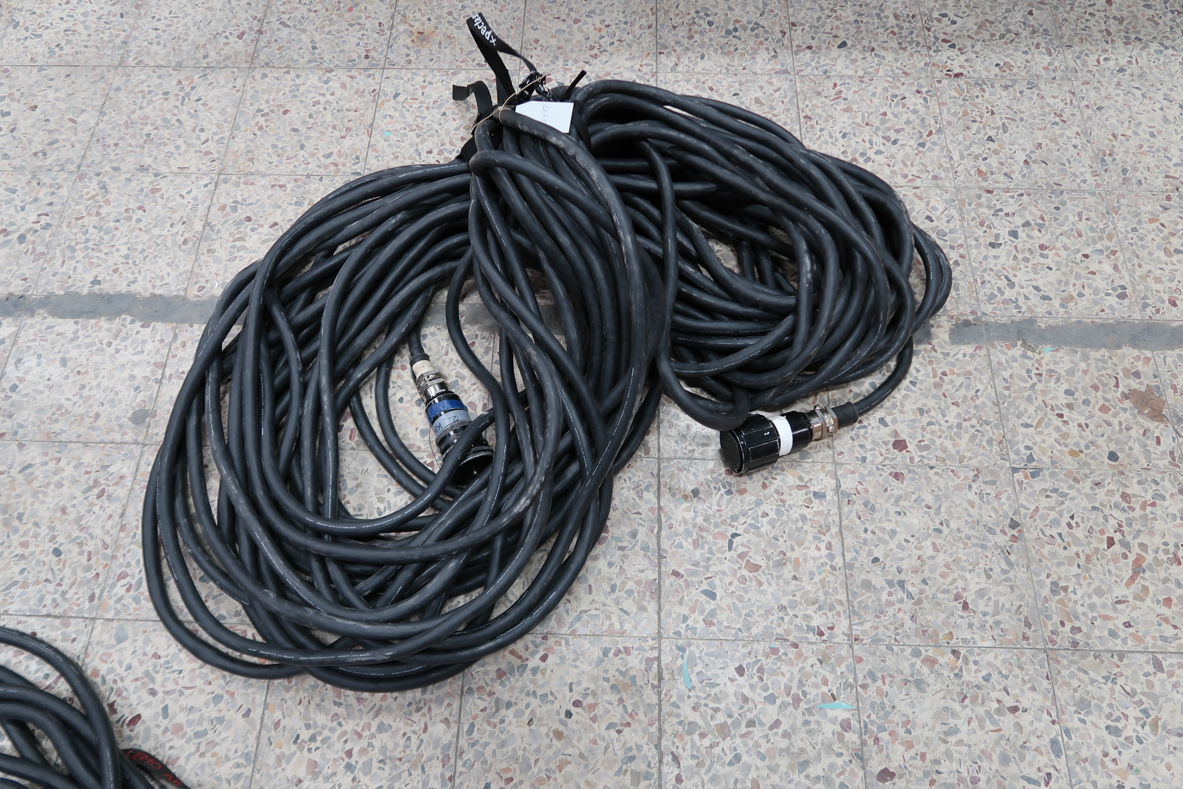 Analog Multikabel - Auktioner online - Nätauktioner & Konkursauktioner ...