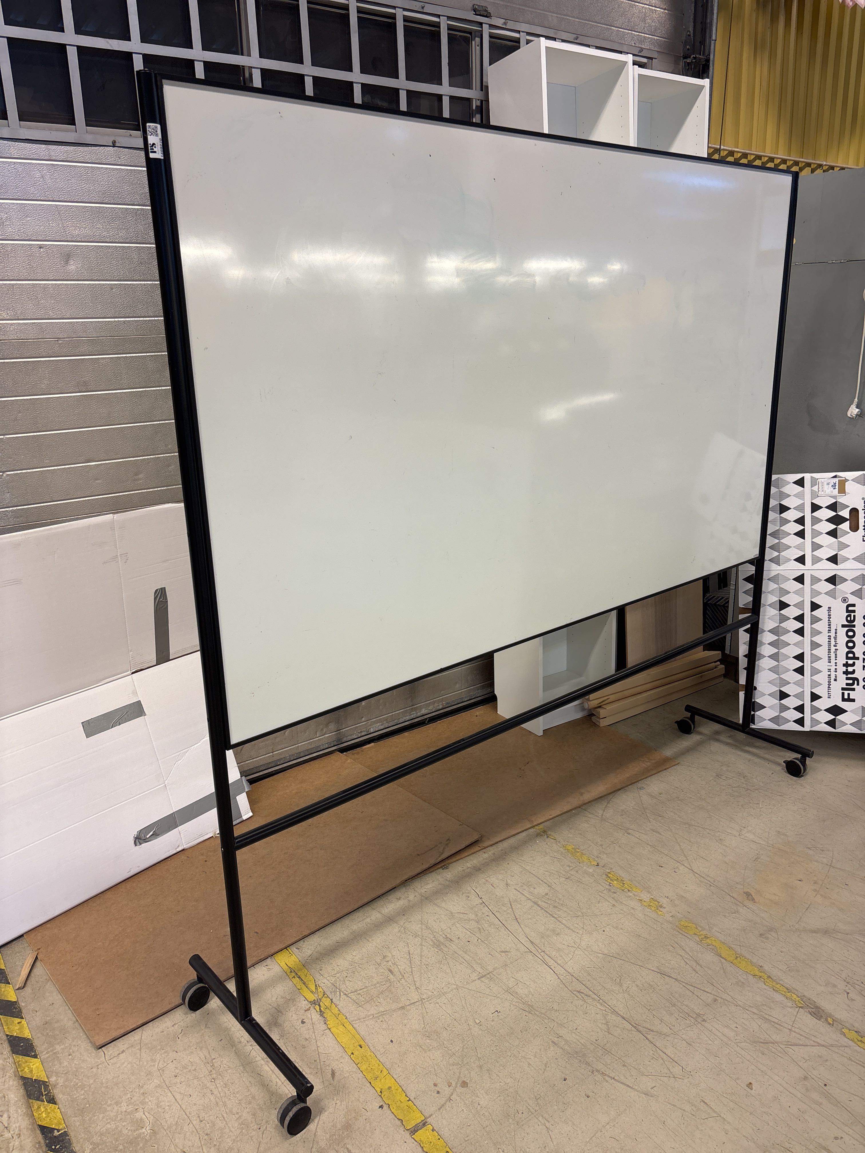 Whiteboard double-sided on wheels - Lintex - PS Auction - We value the ...